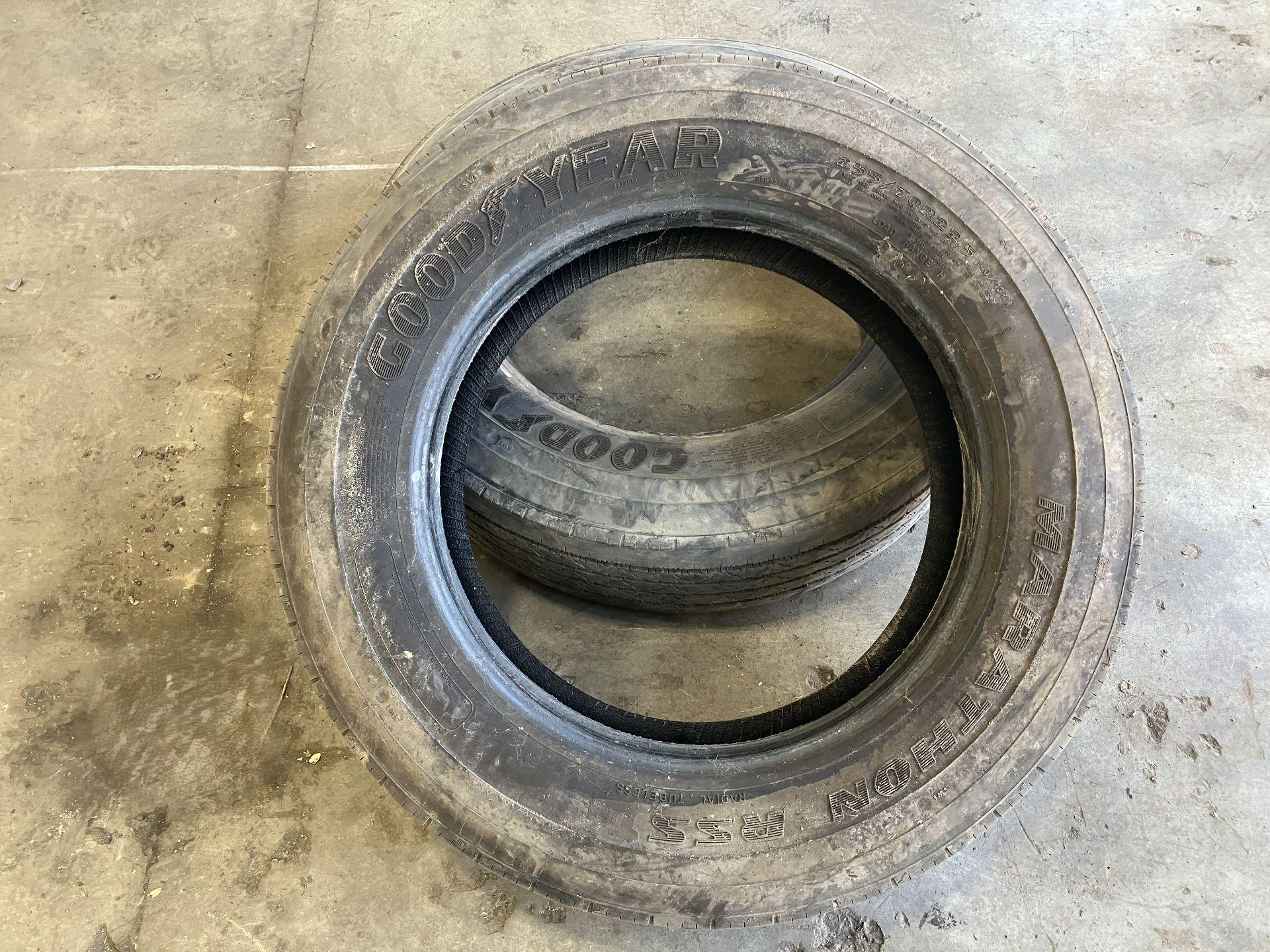 GMC CANYON Tire for Sale