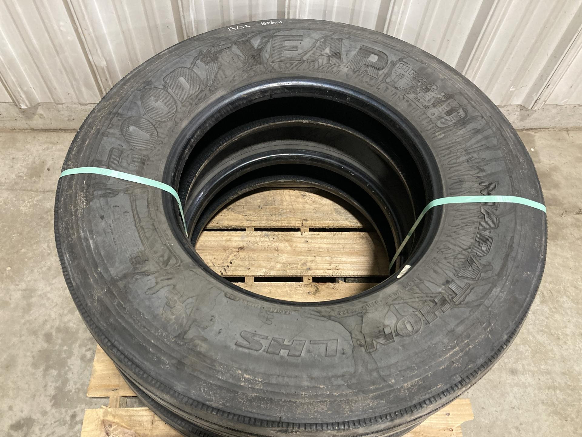 GOODYEAR | Peterbilt 367 Tire for Sale