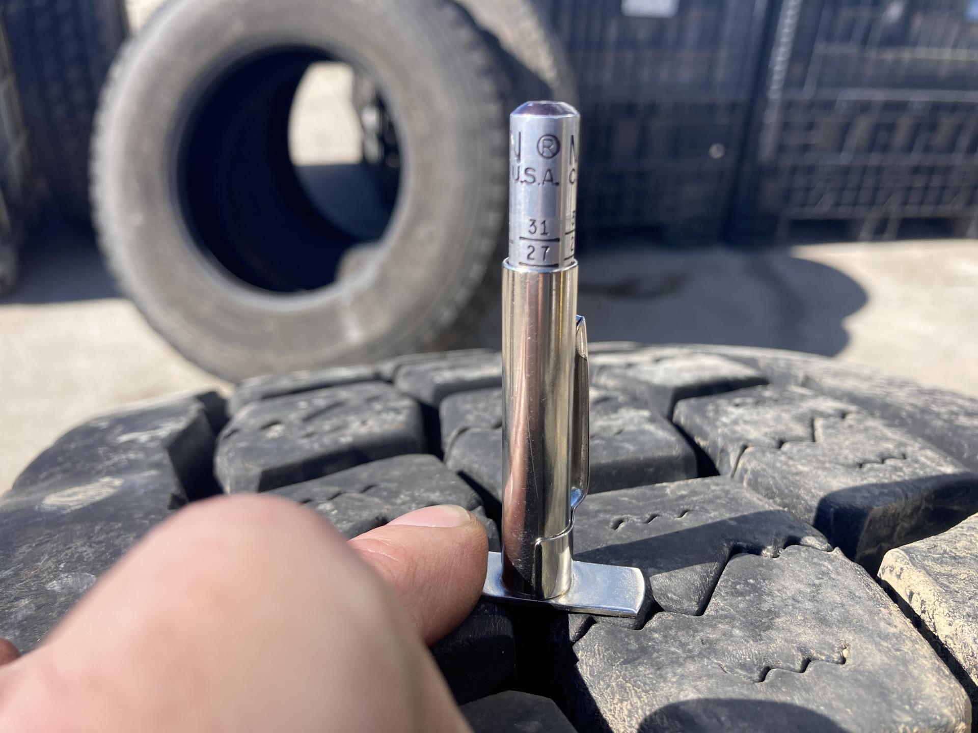 Peterbilt 353 Tire for Sale