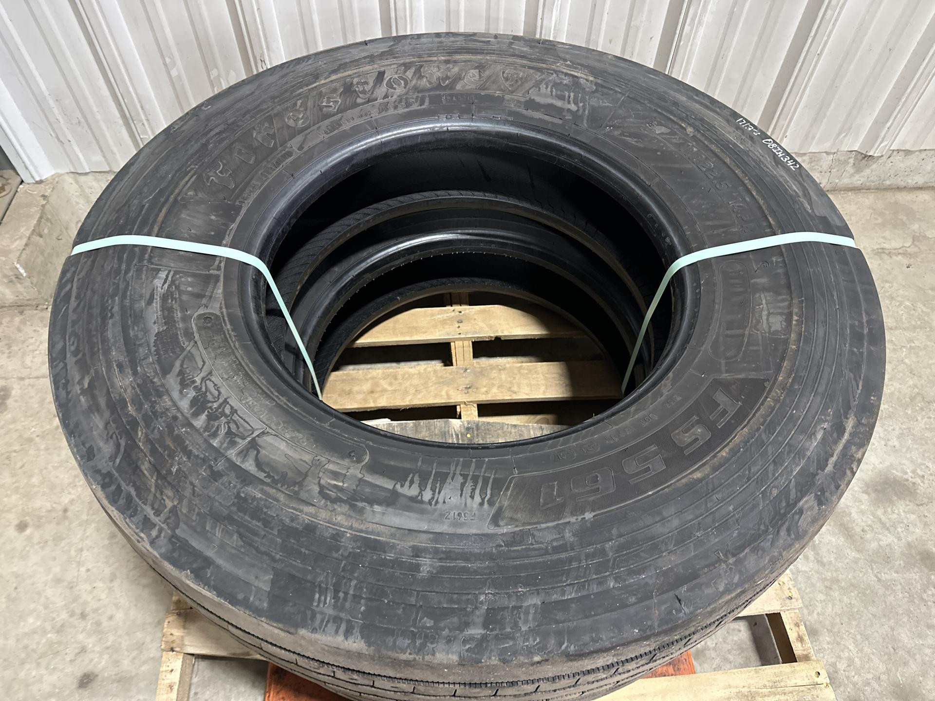 FIRESTONE | International 4300 Tire for Sale