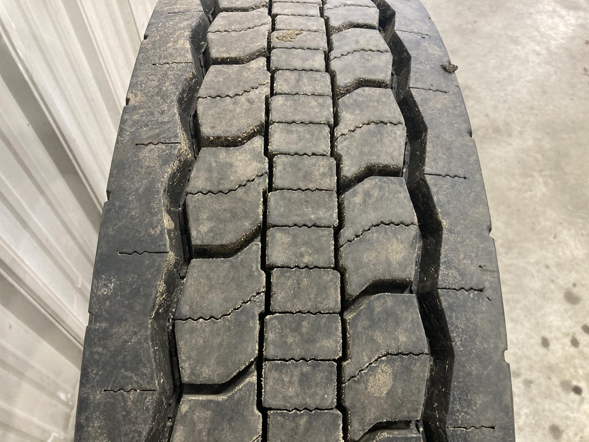 GOODYEAR | Peterbilt 579 Tire for Sale