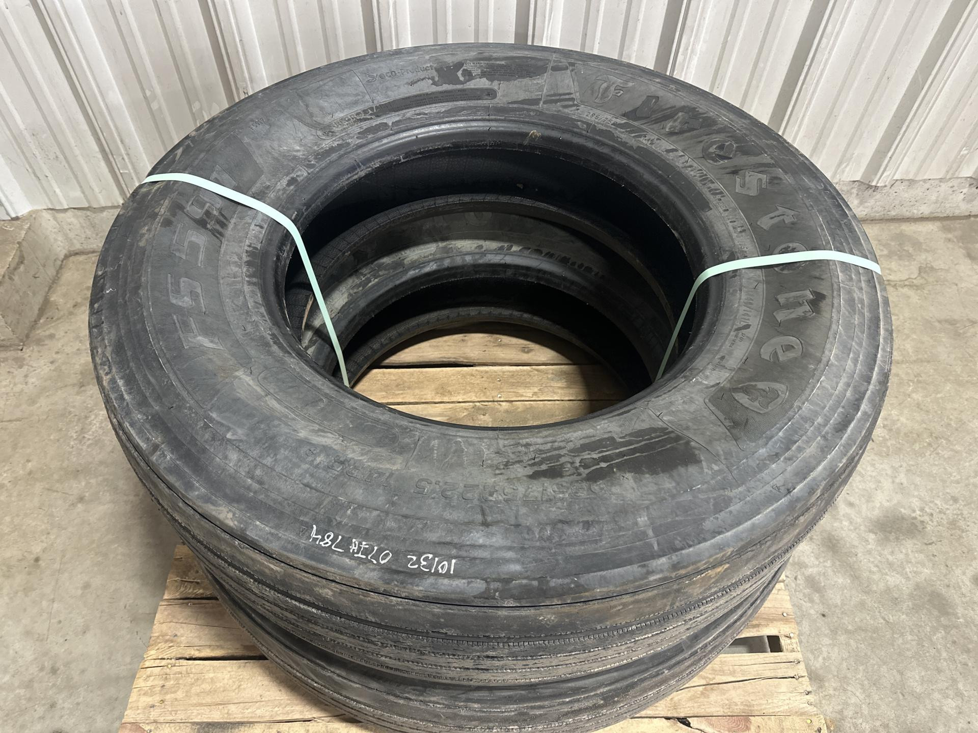 FIRESTONE | International 9900 Tire for Sale
