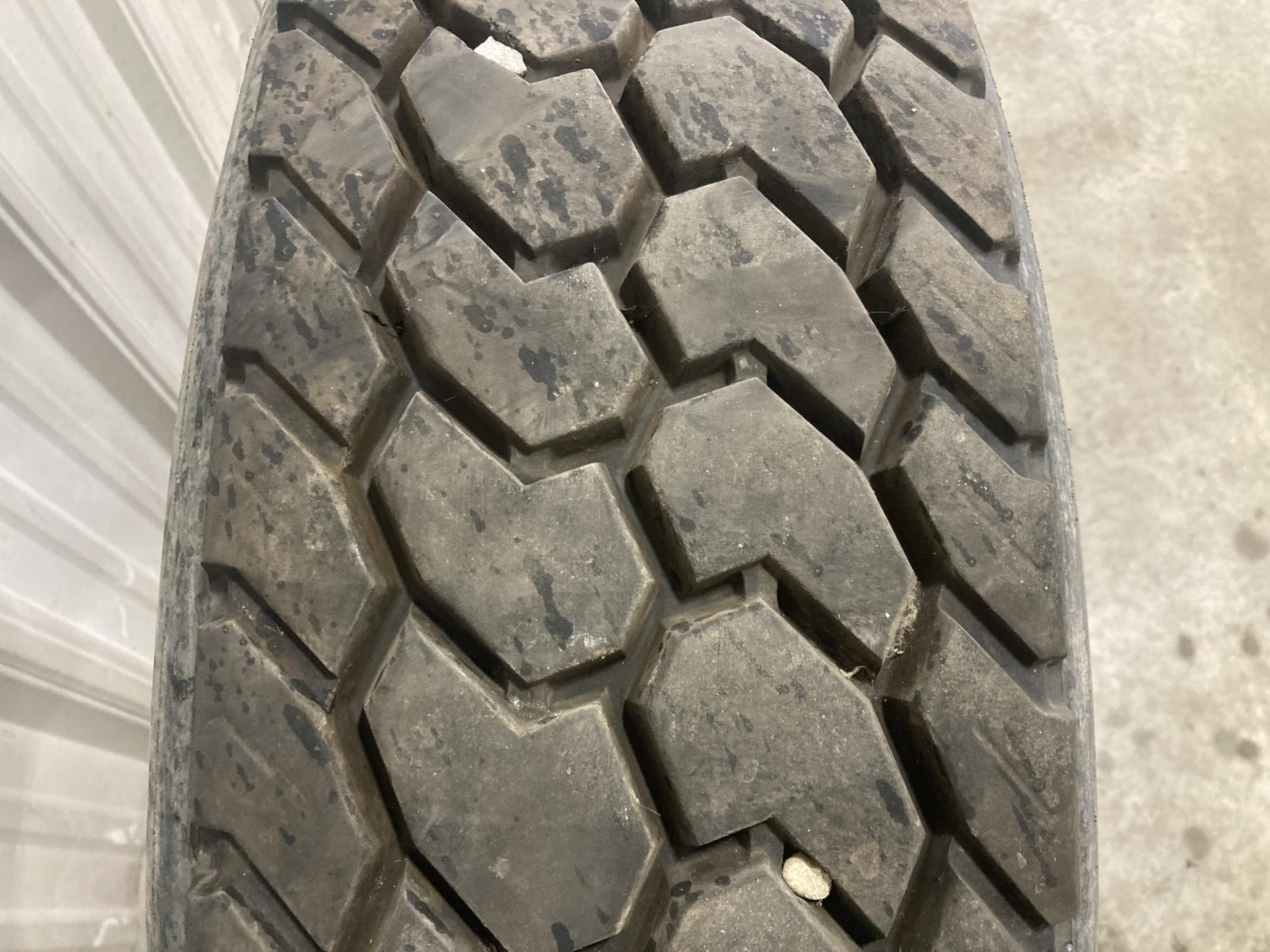 AMERICUS | Freightliner C112 CENTURY Tire for Sale