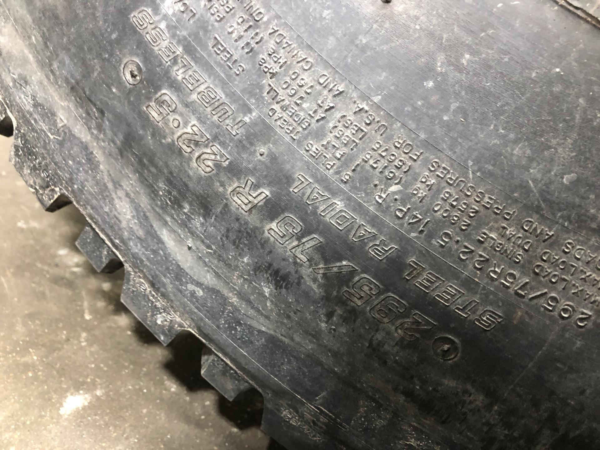GMC C6500 Tire for Sale
