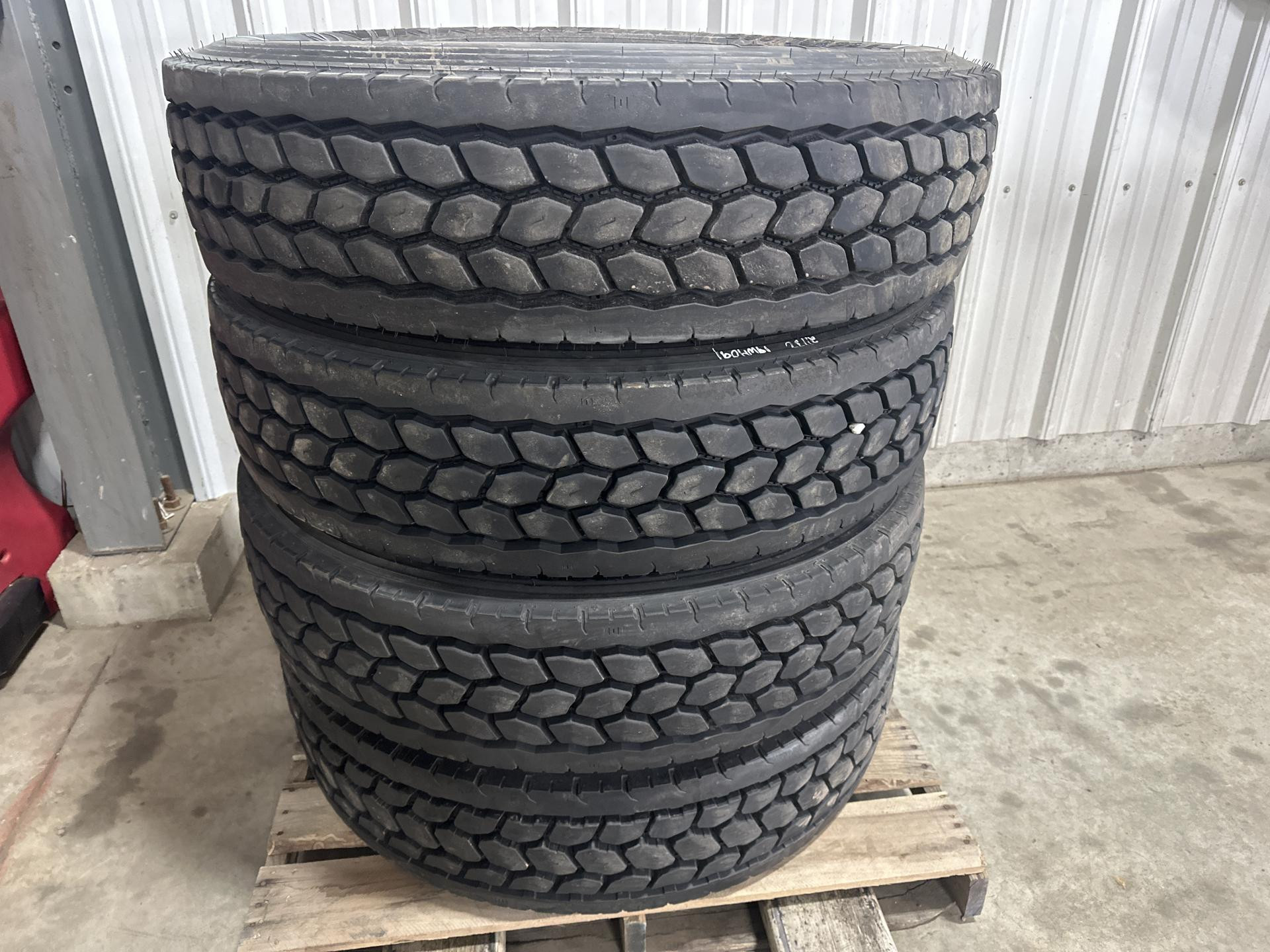 VIKRANT | Freightliner CASCADIA Tire for Sale