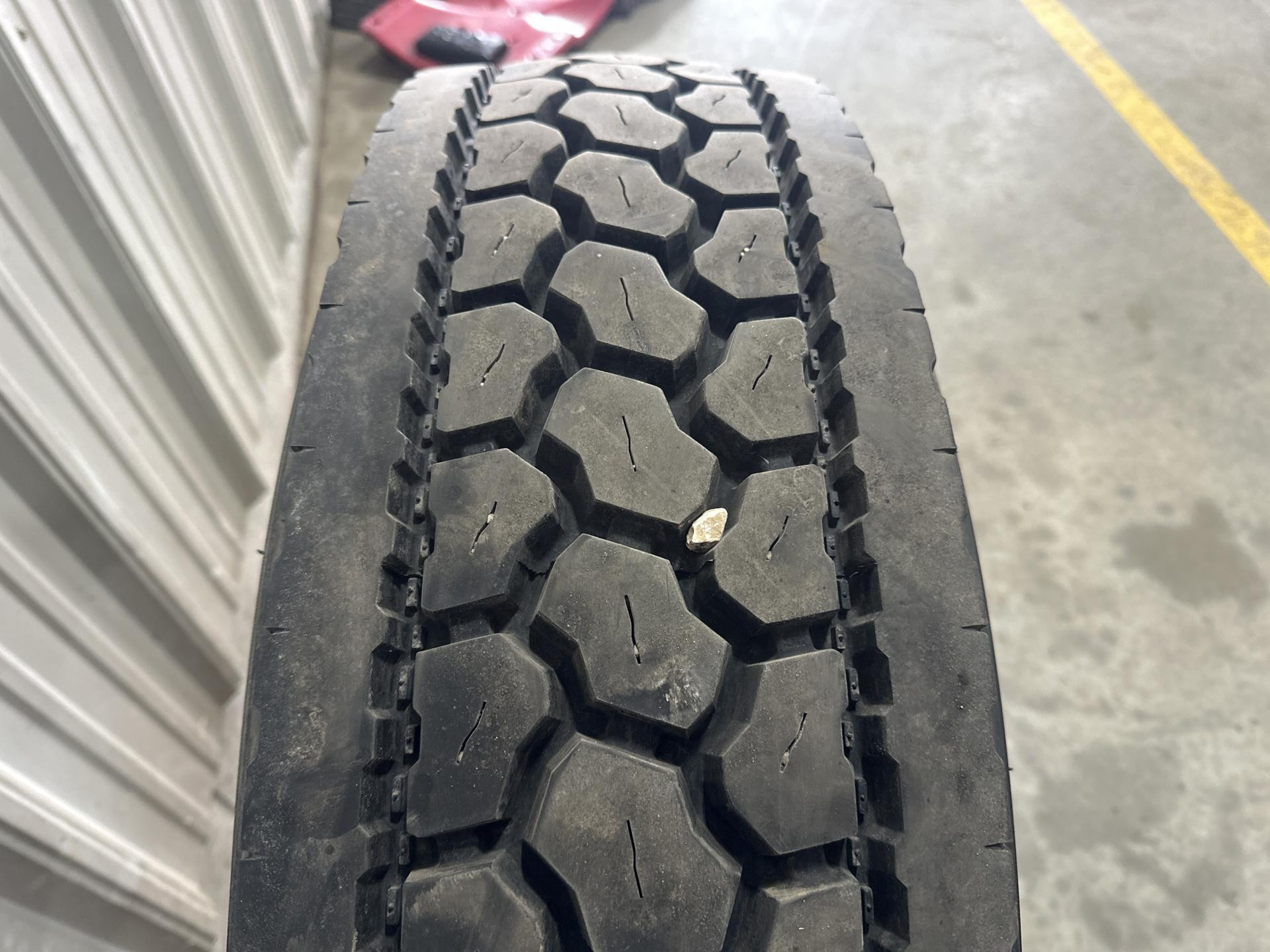 MASTERTRACK | Freightliner CASCADIA Tire for Sale