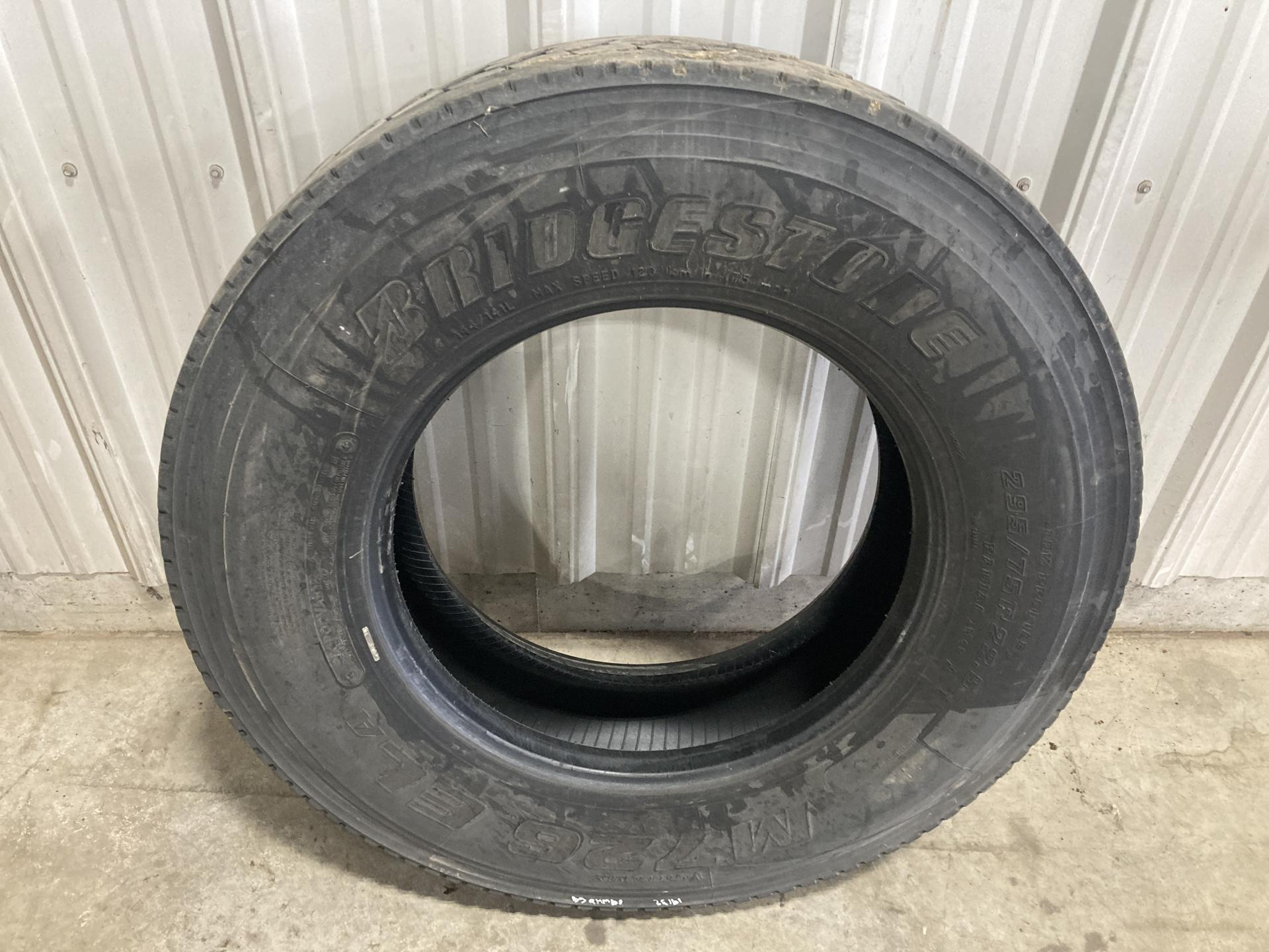BRIDGESTONE | Freightliner CASCADIA Tire for Sale