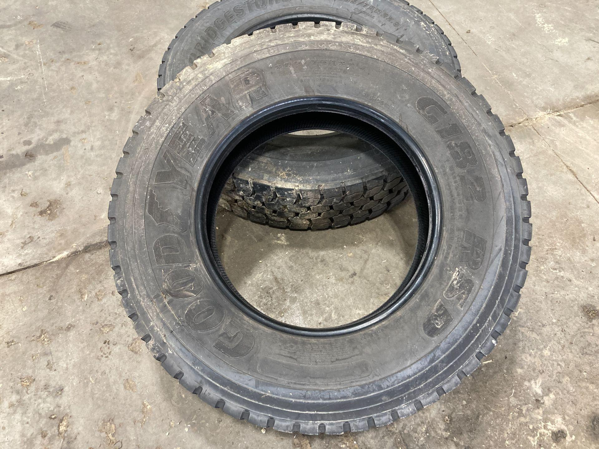 Freightliner CASCADIA Tire for Sale