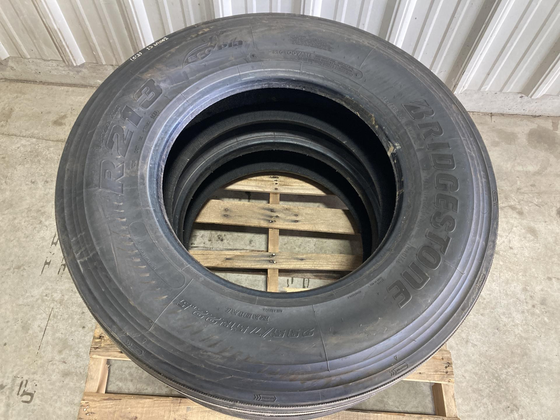 BRIDGESTONE | Freightliner CASCADIA Tire for Sale
