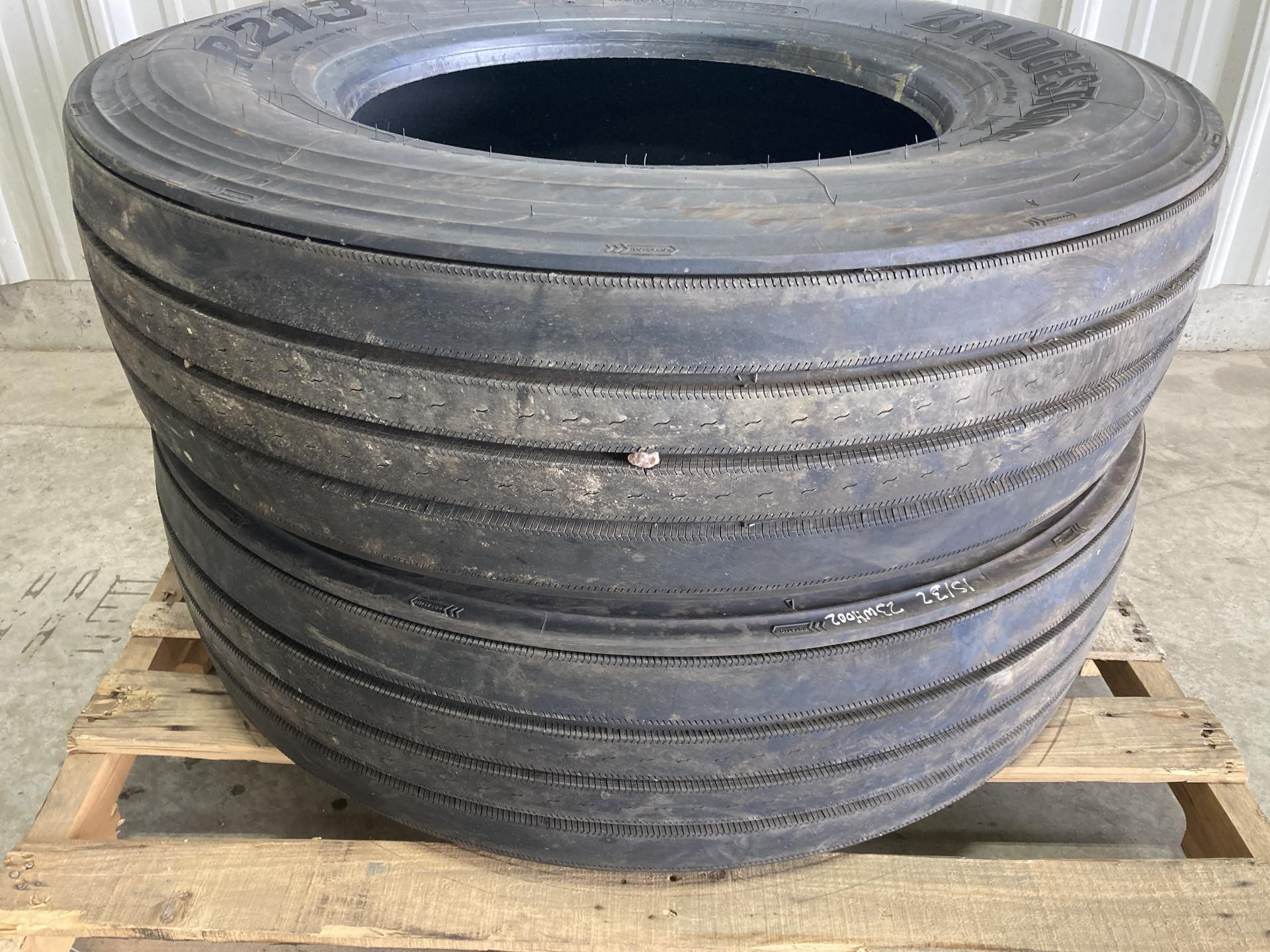 BRIDGESTONE | Freightliner CASCADIA Tire for Sale
