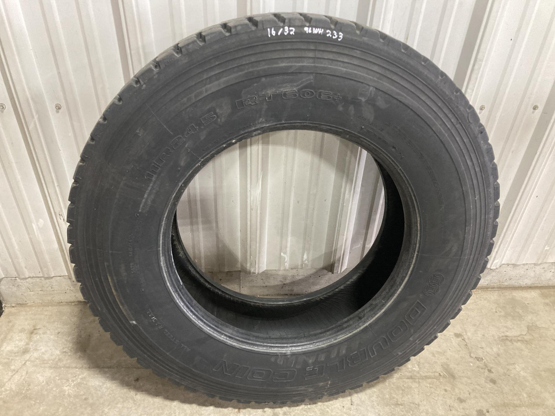 DOUBLE COIN | Freightliner CLASSIC XL Tire for Sale