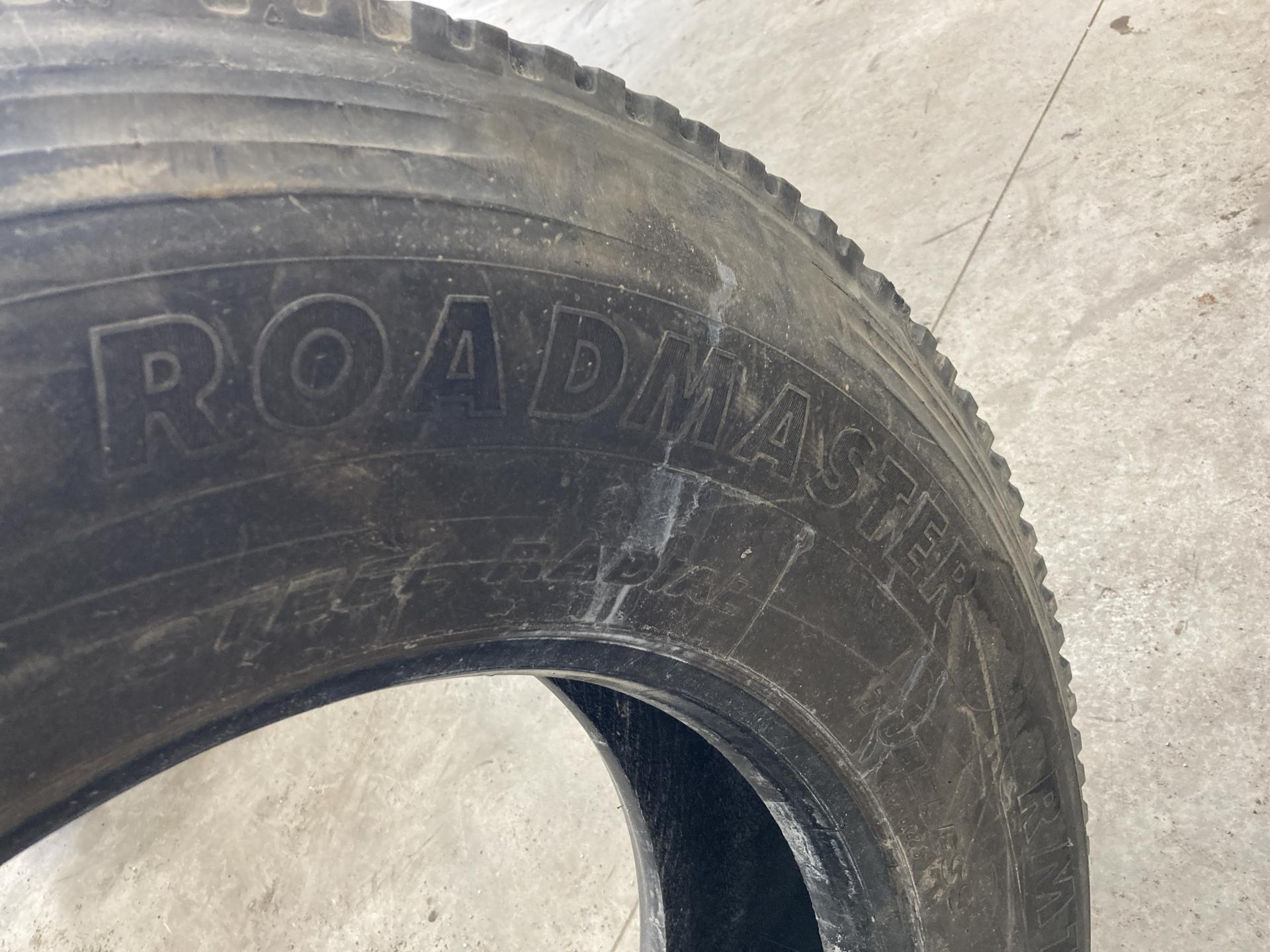 International DURASTAR (4300) Tire for Sale