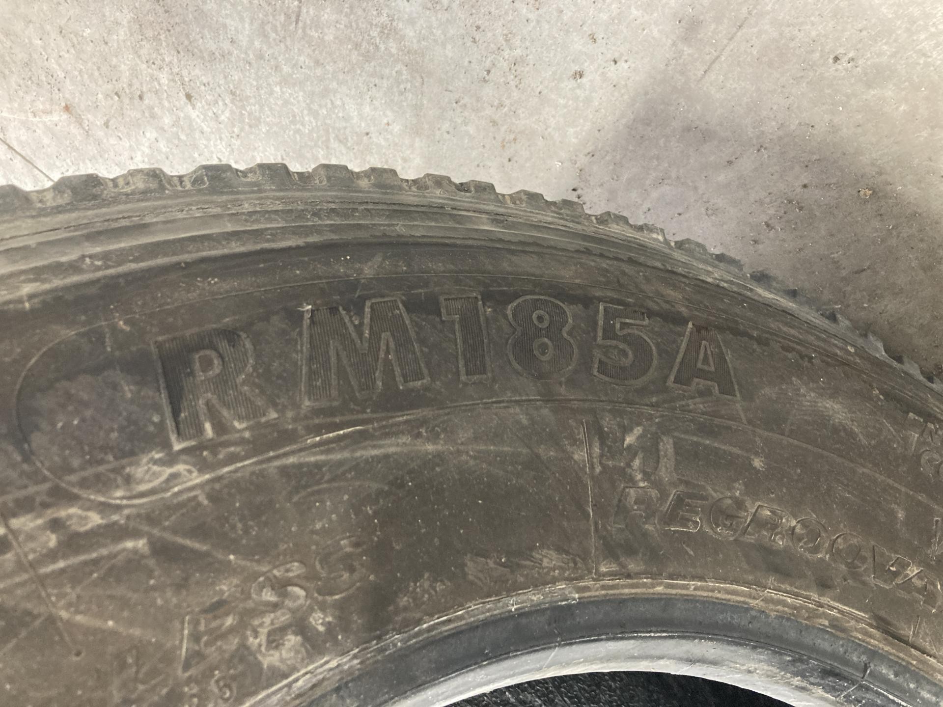 International DURASTAR (4300) Tire for Sale