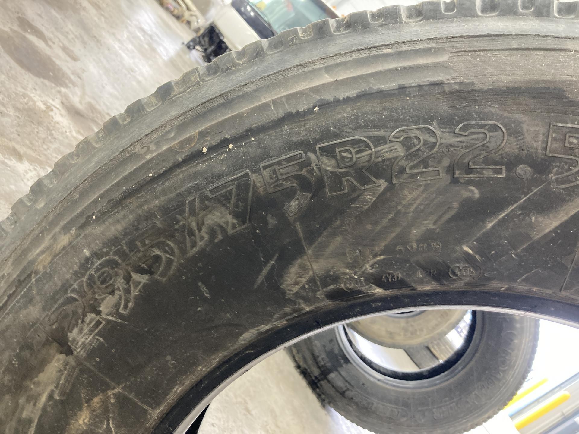 International DURASTAR (4300) Tire for Sale