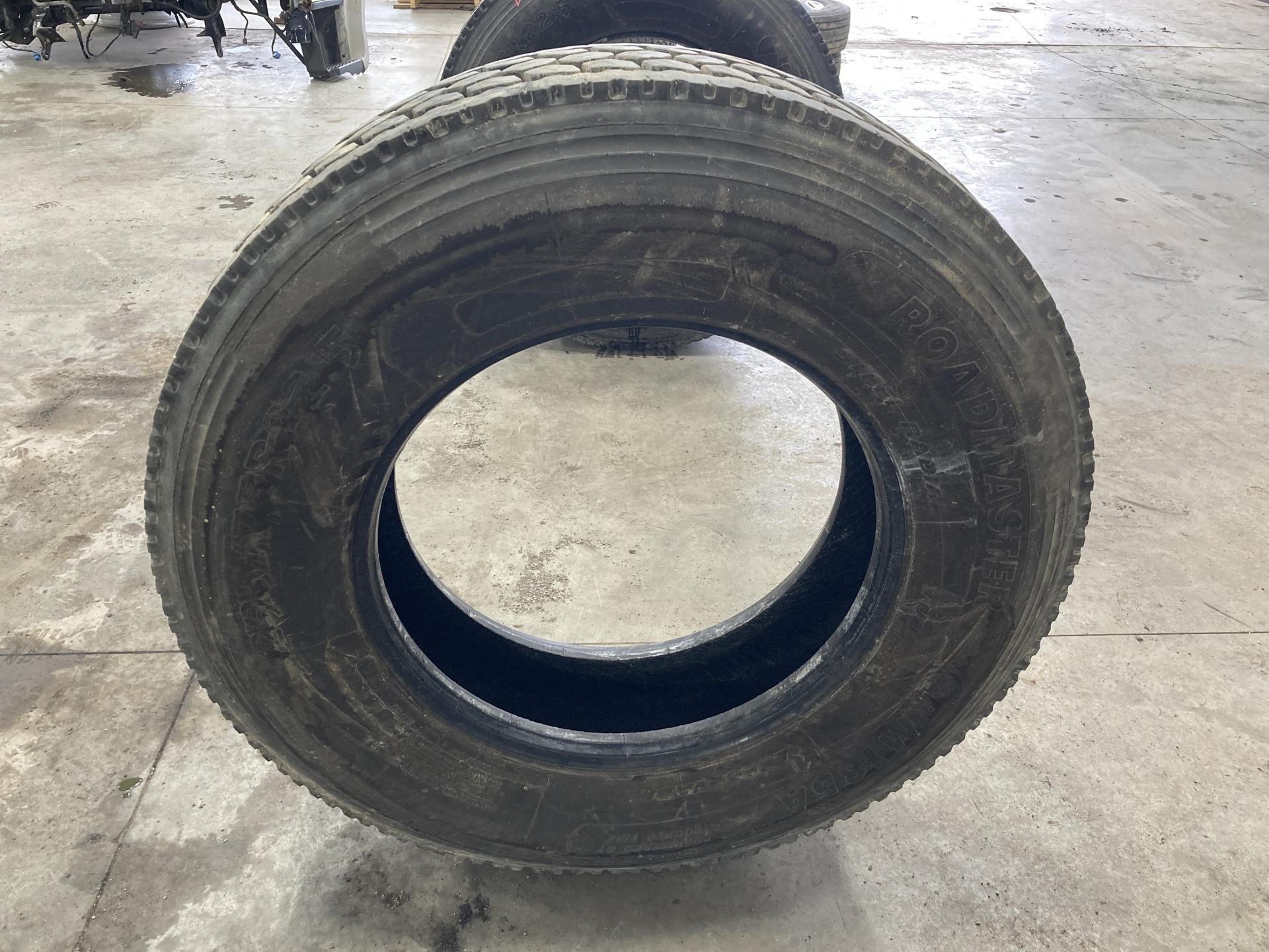 International DURASTAR (4300) Tire for Sale