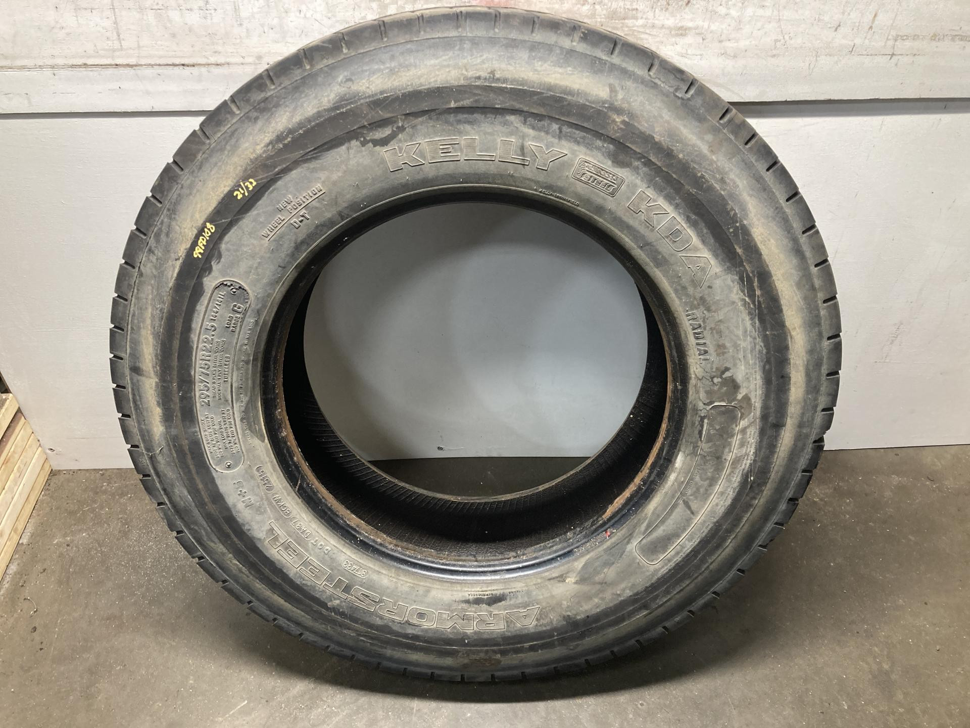 Ford F800 Tire for Sale