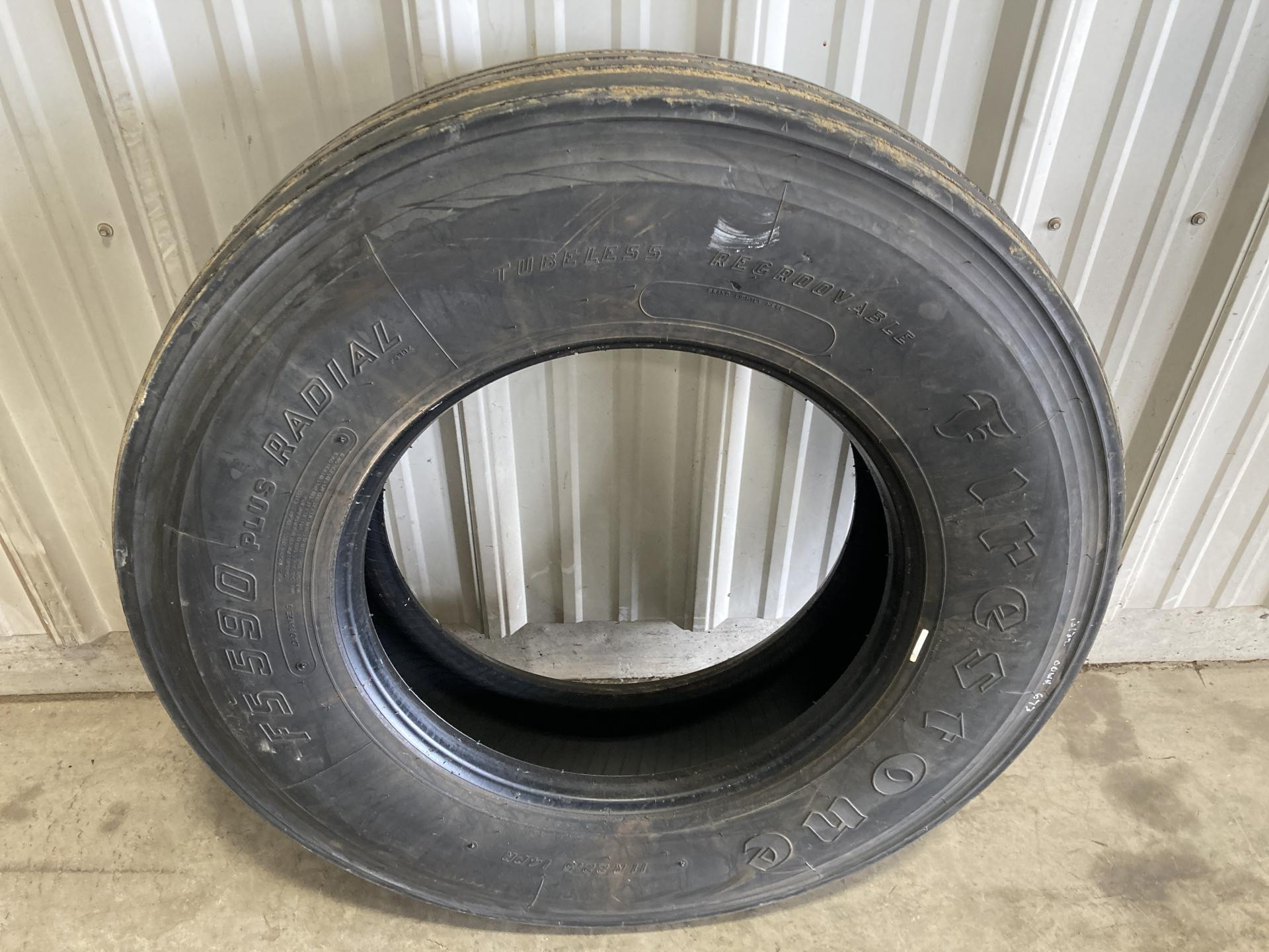 FIRESTONE | Freightliner FL70 Tire for Sale