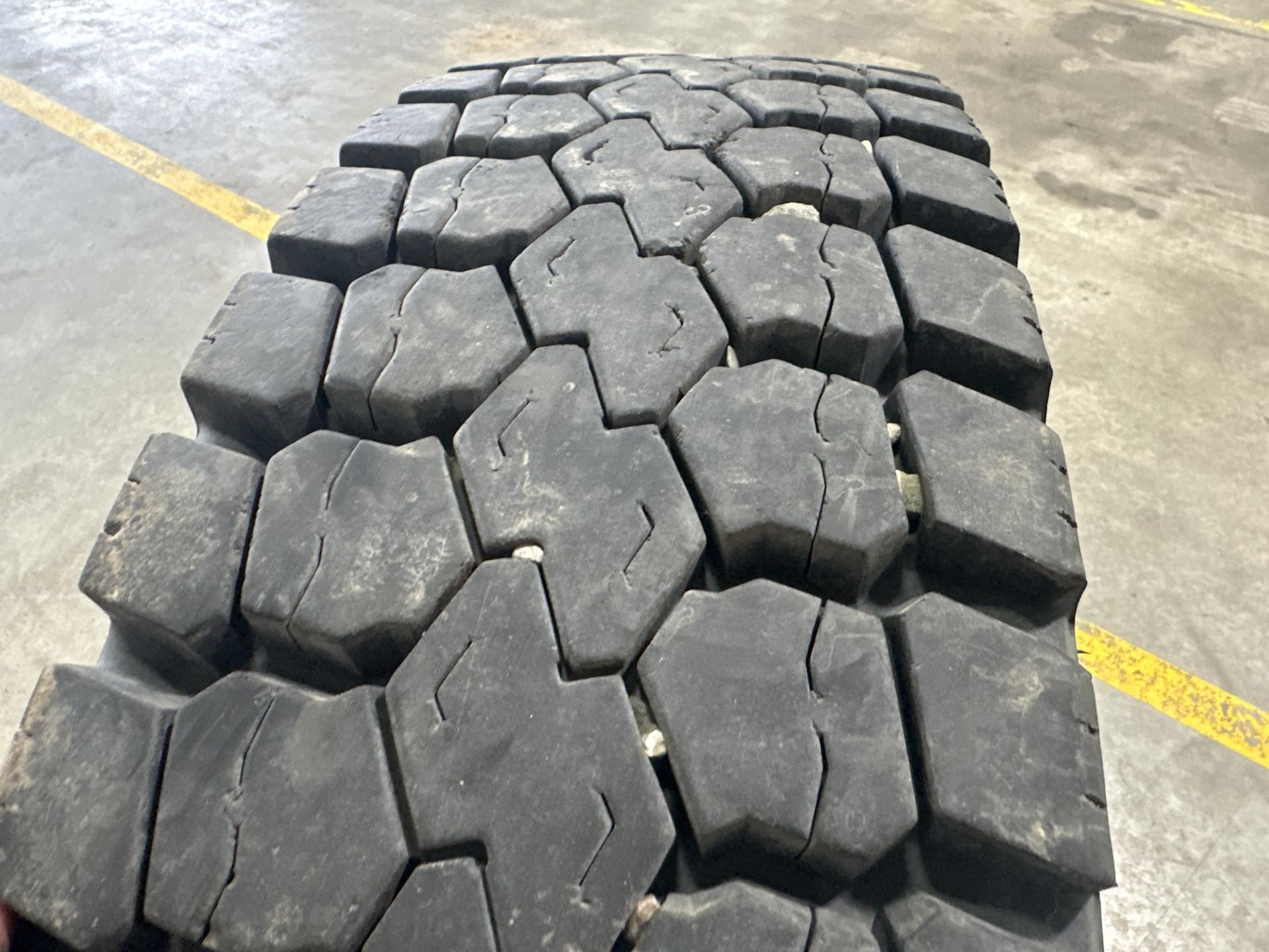 DOUBLE COIN | Freightliner FLD112 Tire for Sale