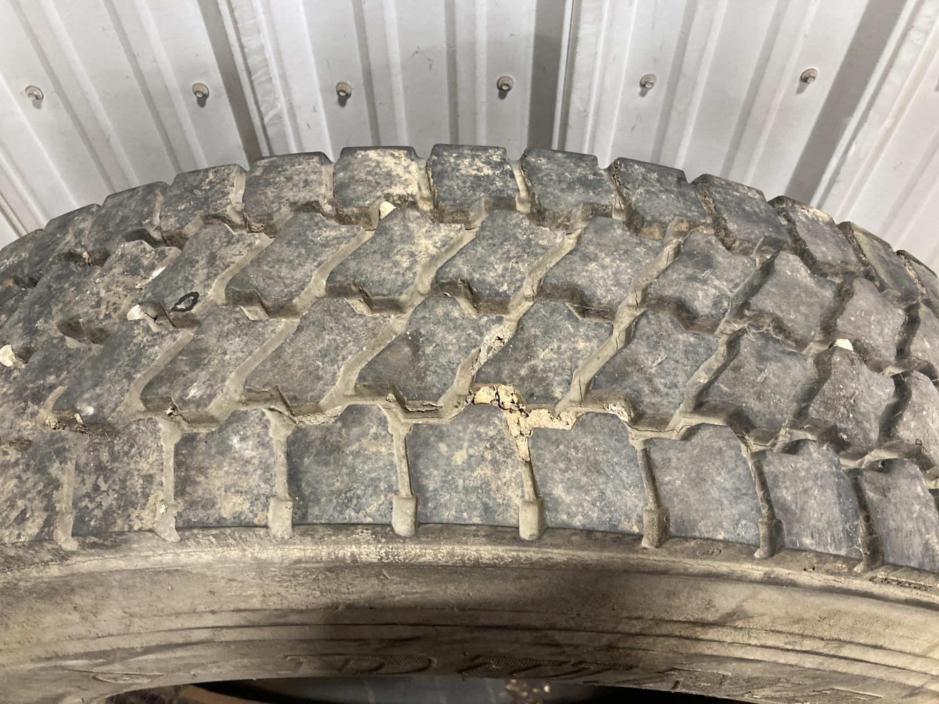 DUNLOP | Freightliner FLD112 Tire for Sale