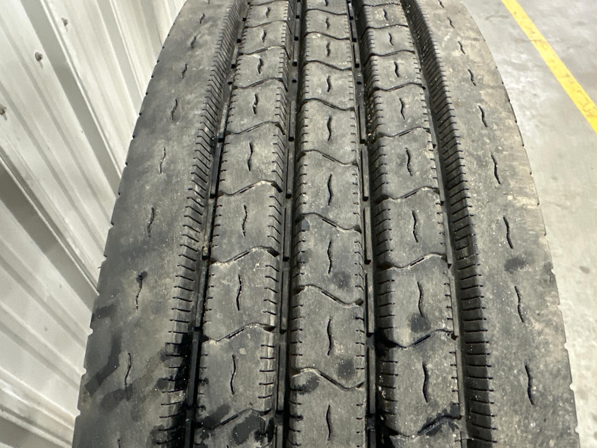 BLACKHAWK | Freightliner FLD120 Tire for Sale