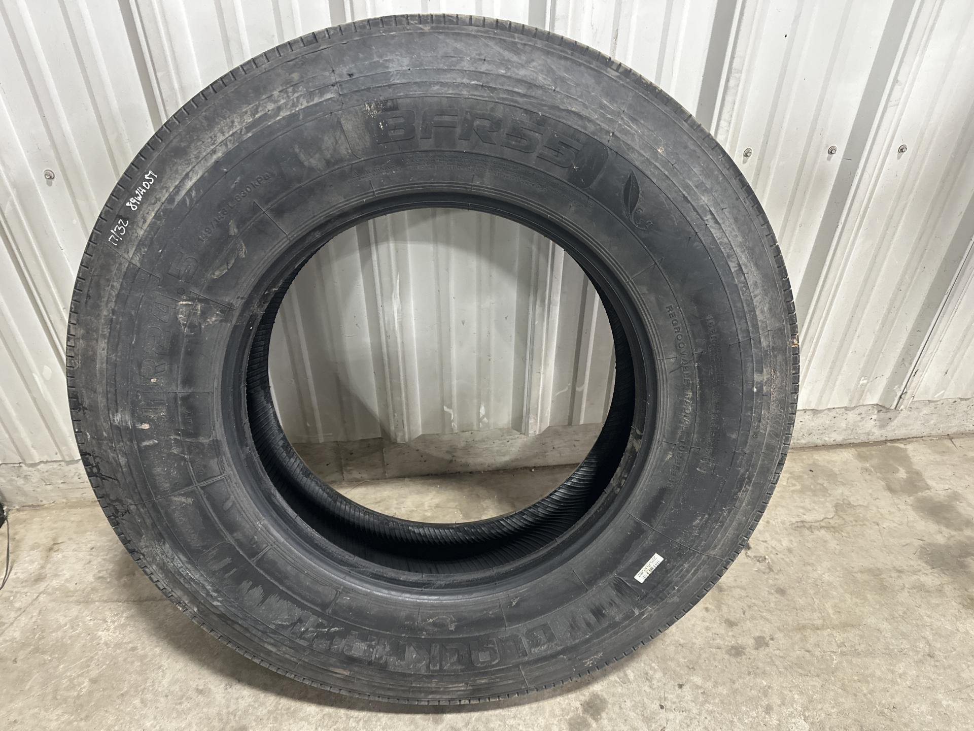 BLACKHAWK | Freightliner FLD120 Tire for Sale