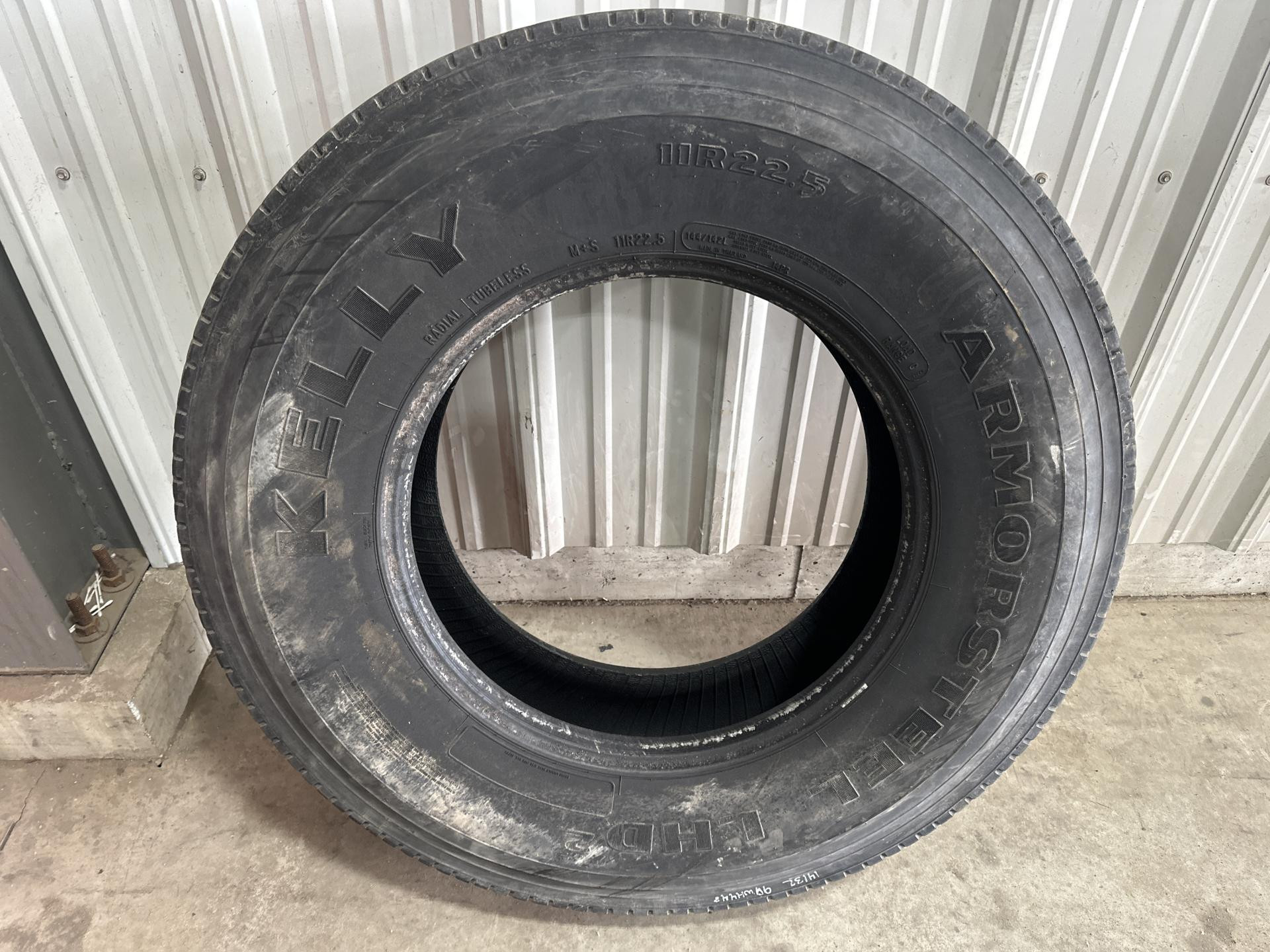 KELLY | Freightliner FLD120 Tire for Sale