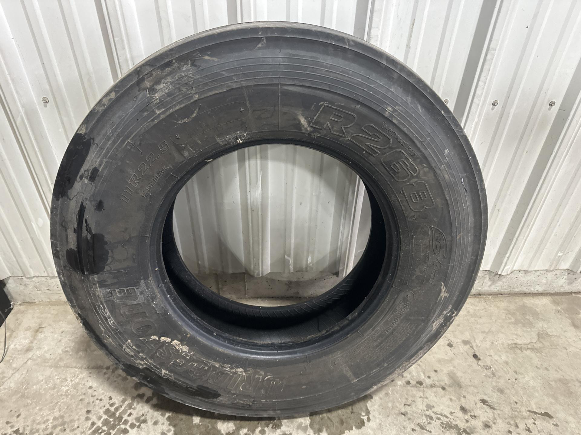 BRIDGESTONE | Freightliner M2 106 Tire for Sale