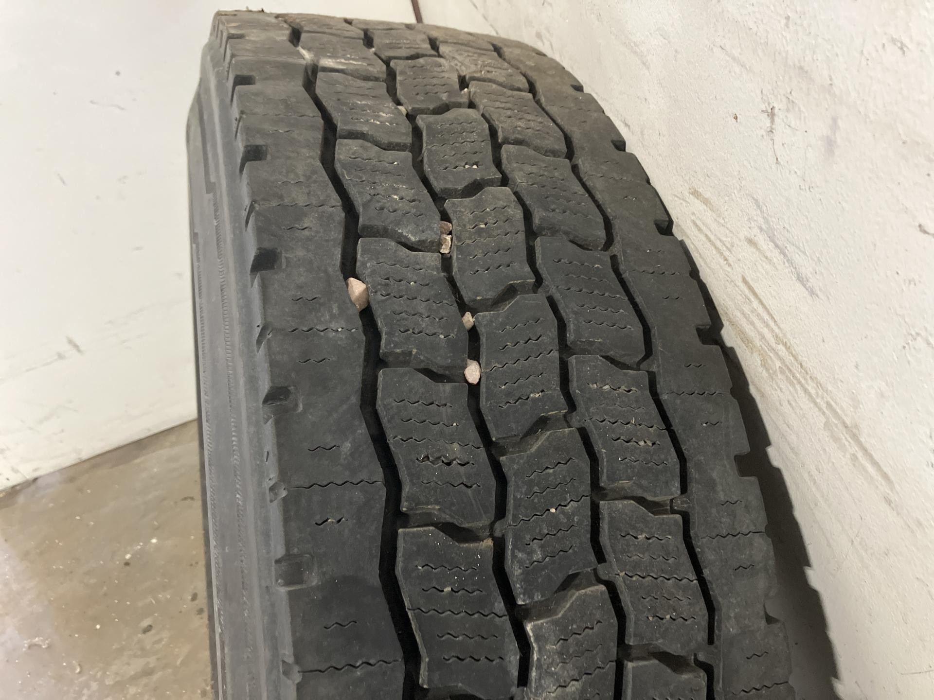 Freightliner M2 112 Tire for Sale