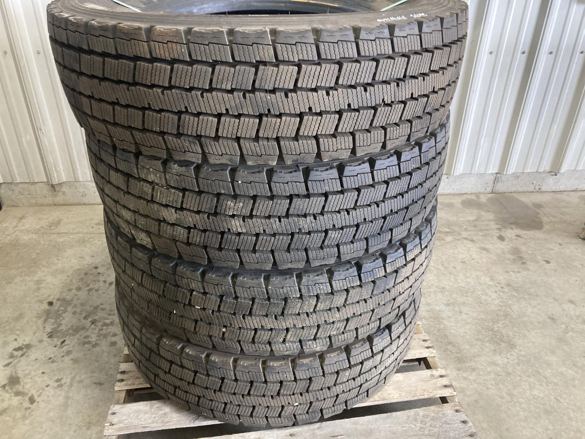 HANKOOK | Kenworth T370 Tire for Sale