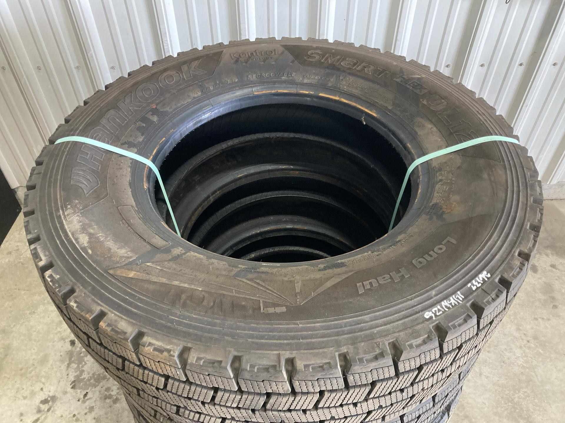 HANKOOK | Kenworth T370 Tire for Sale