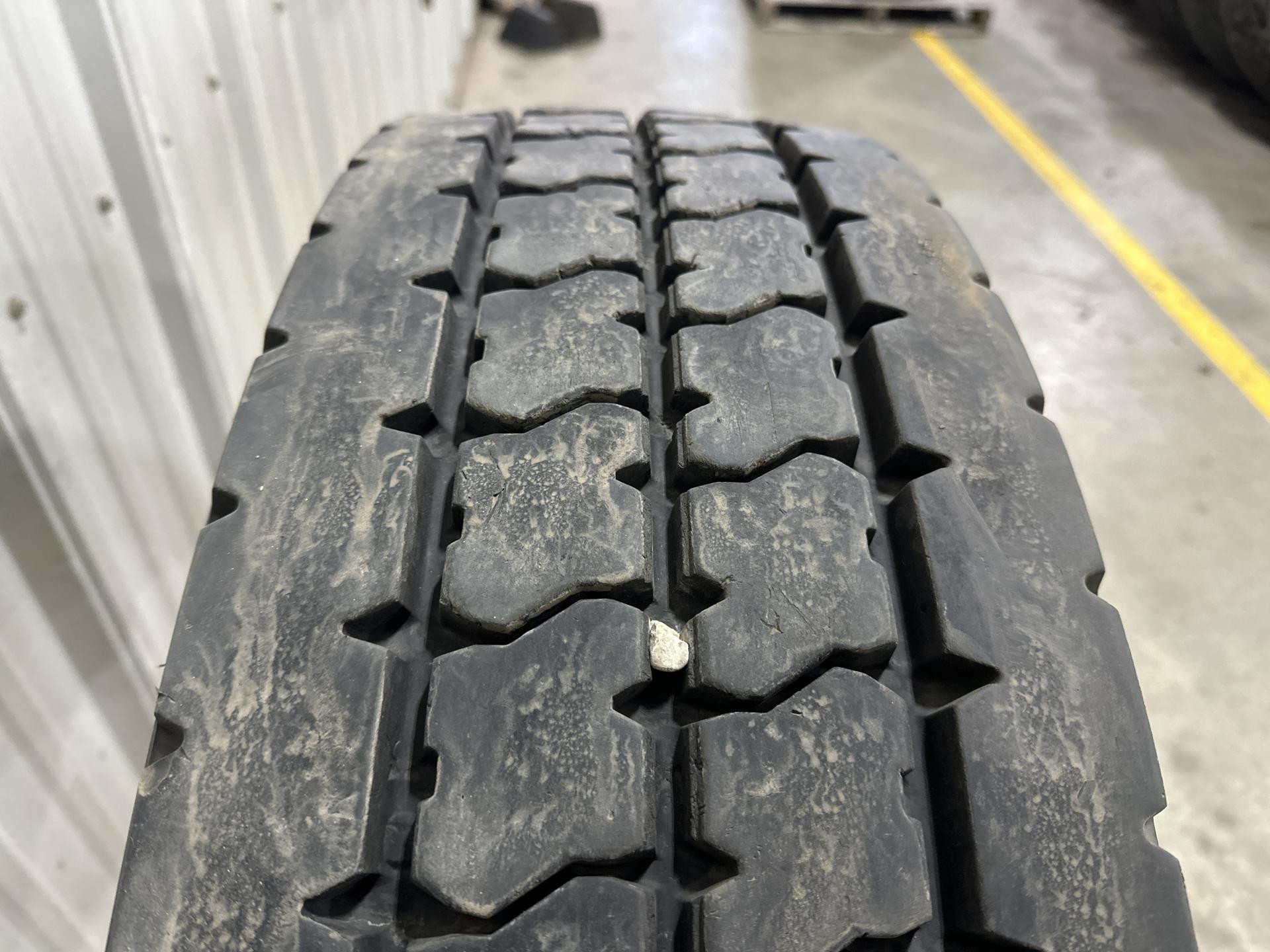 GALAXY | Kenworth T800 Tire for Sale