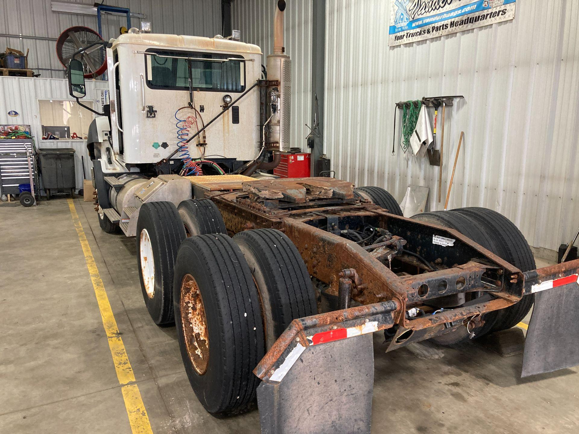 CAT CT660 Parts Unit for Sale