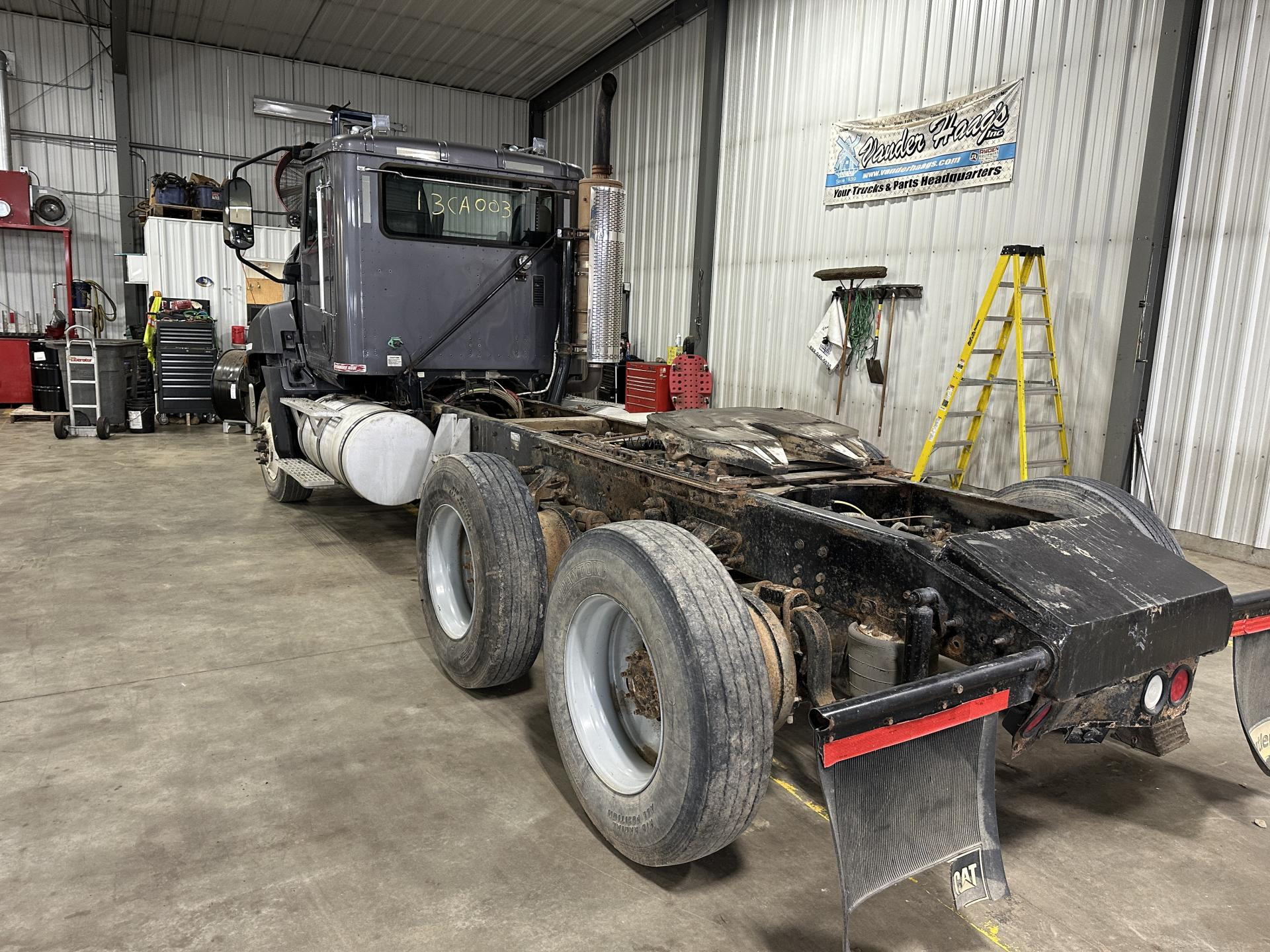 CAT CT660 Parts Unit for Sale