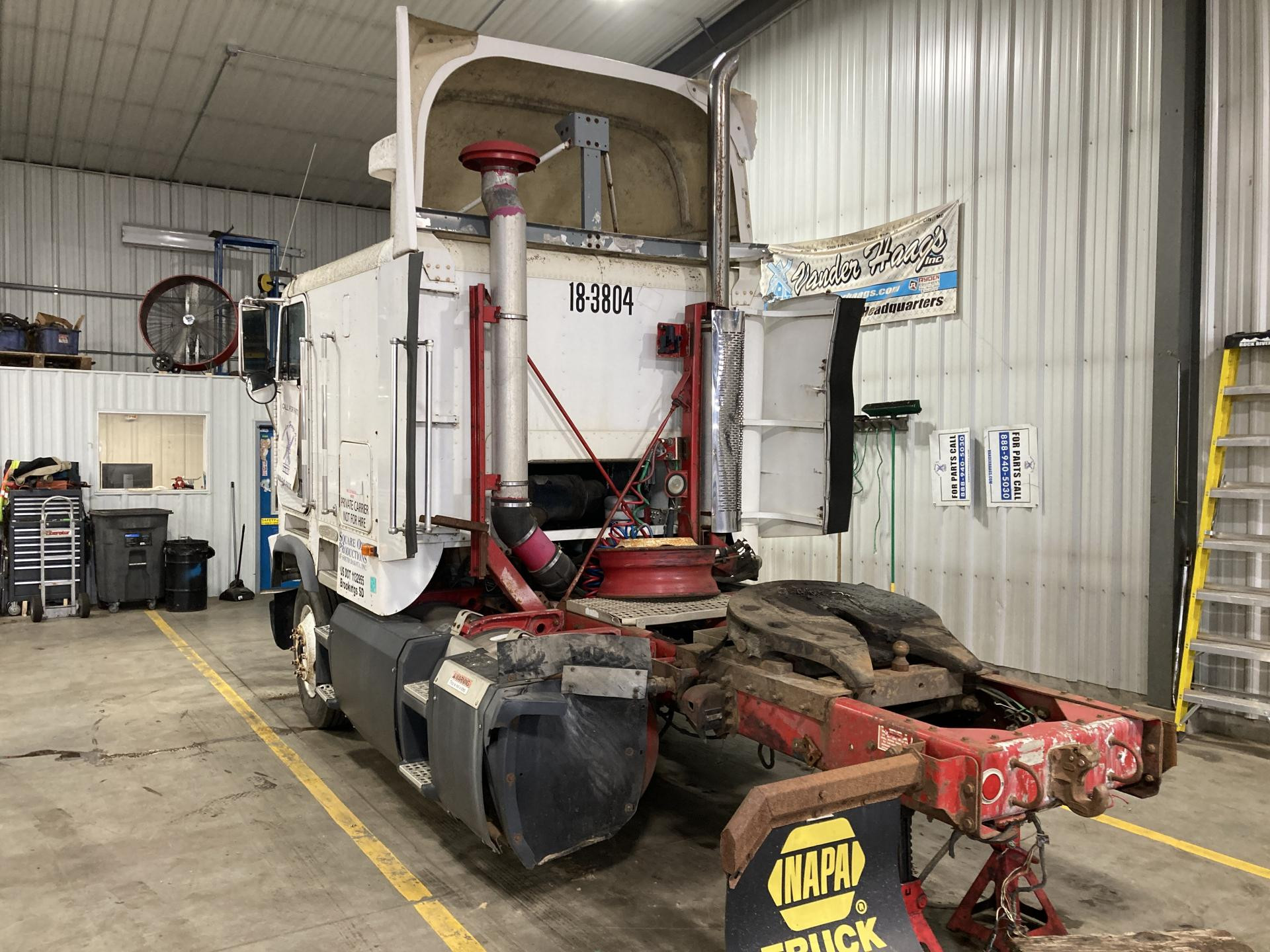 Freightliner FLB Parts Unit for Sale