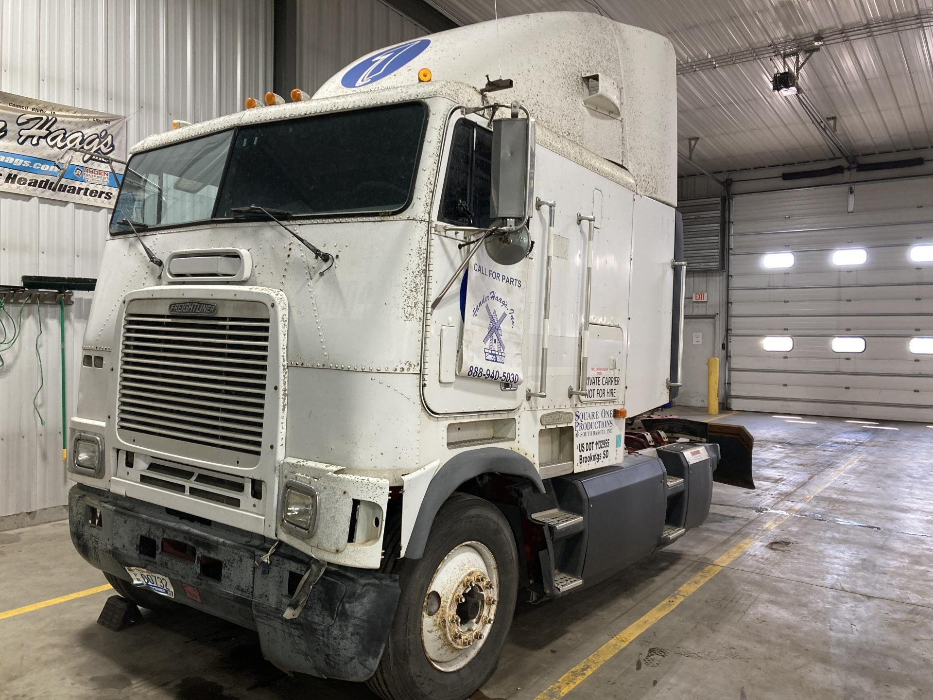 Freightliner FLB Parts Unit for Sale