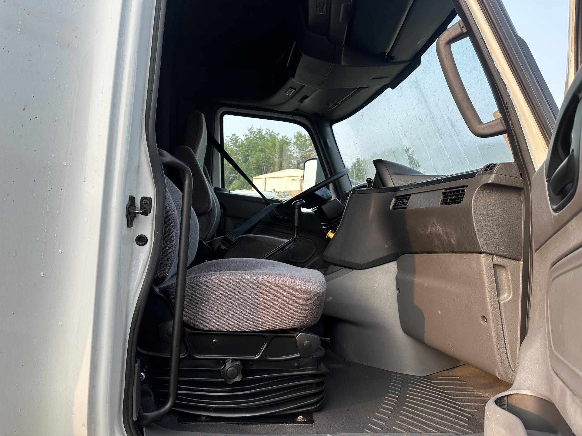 International LT Parts Unit for Sale