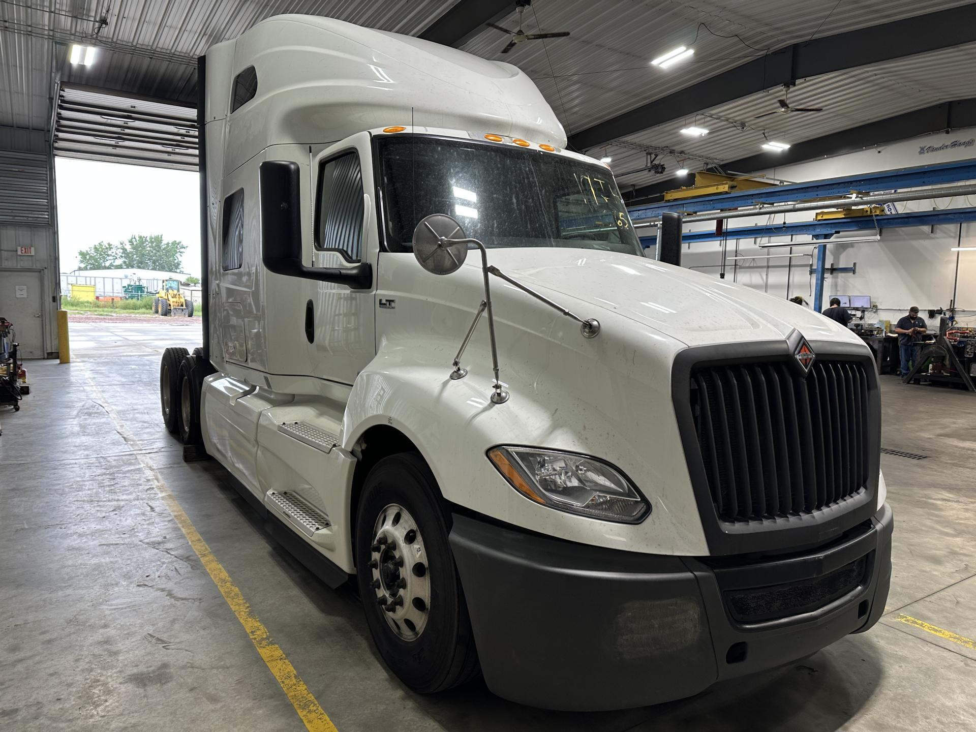 International LT Parts Unit for Sale