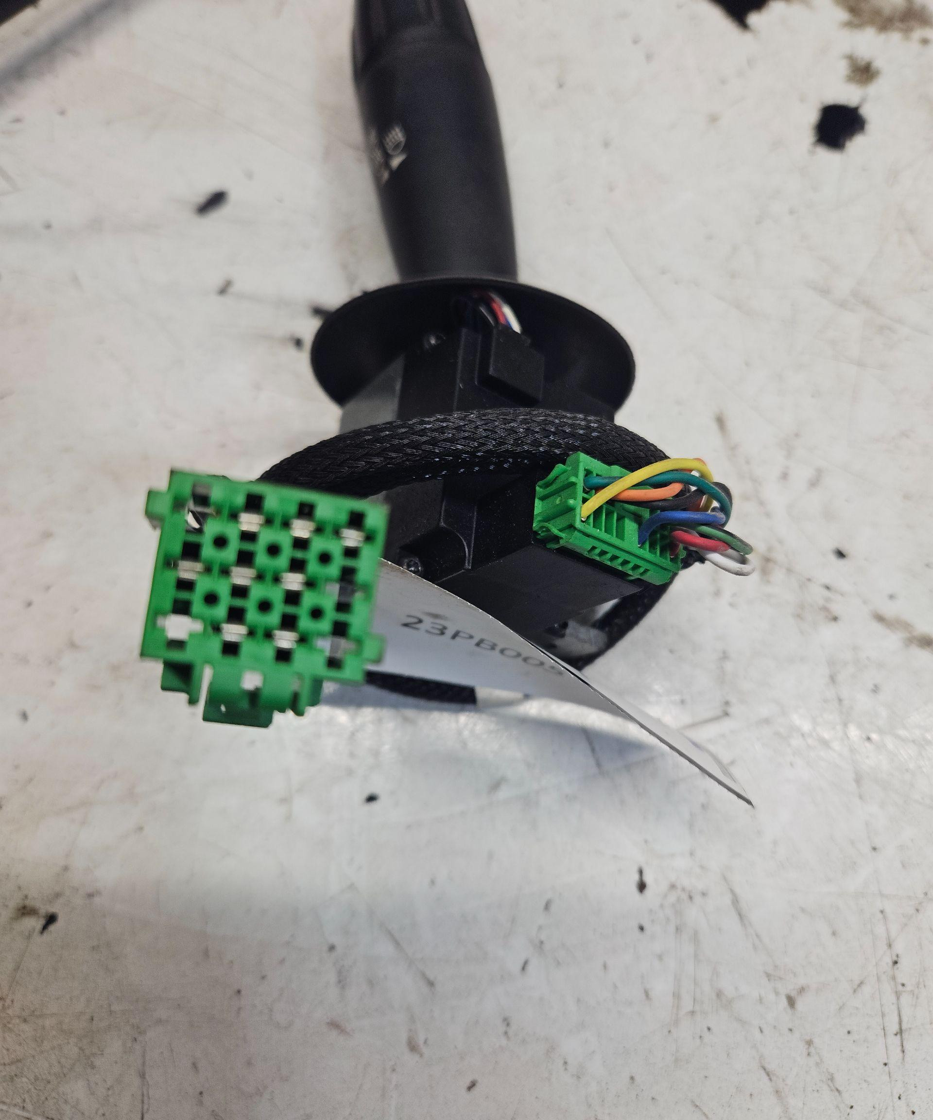 211122A | Peterbilt 579 Turn Signal/Column Switch for Sale