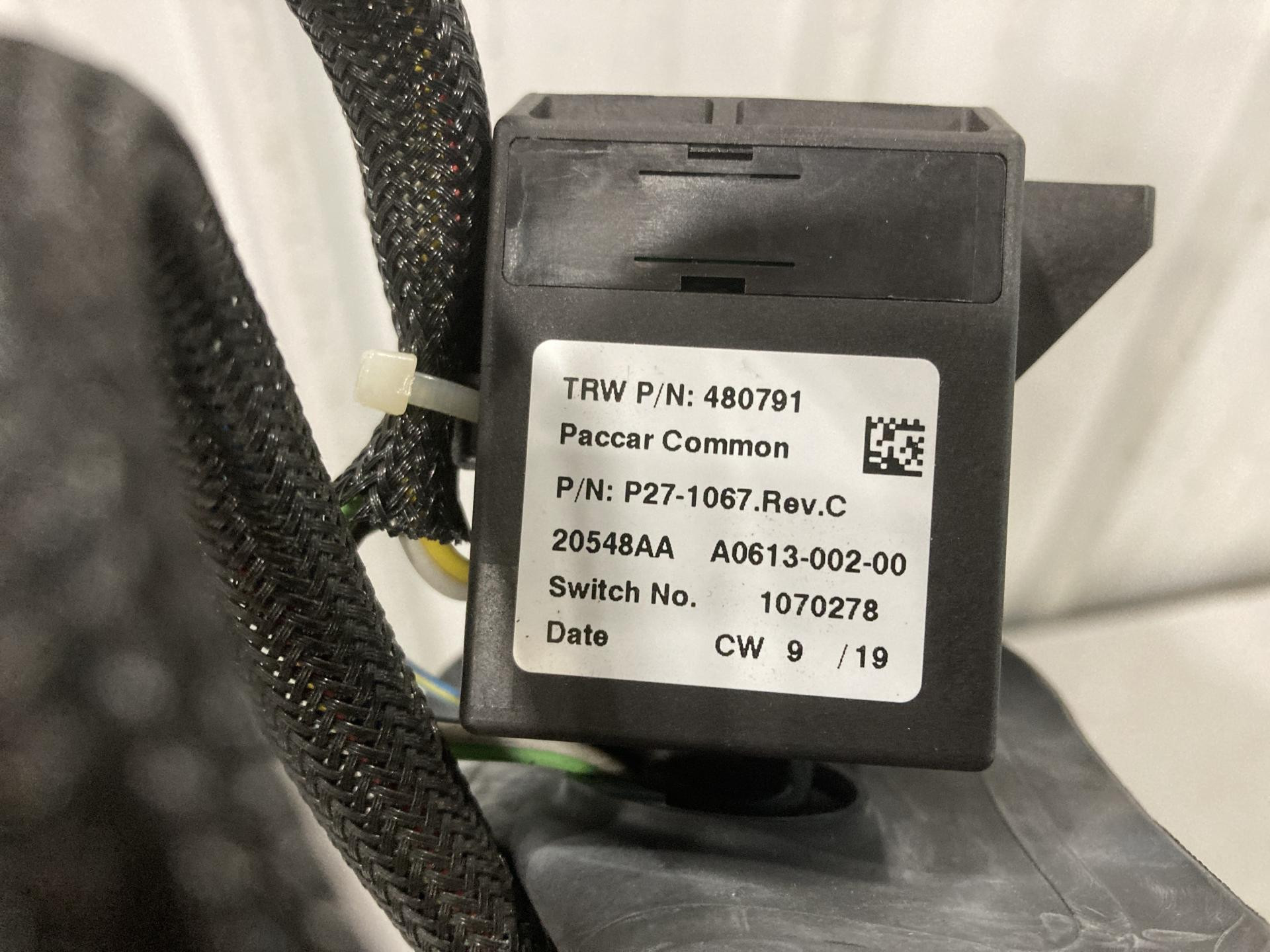 P27-1067 | Peterbilt 579 Turn Signal/Column Switch for Sale