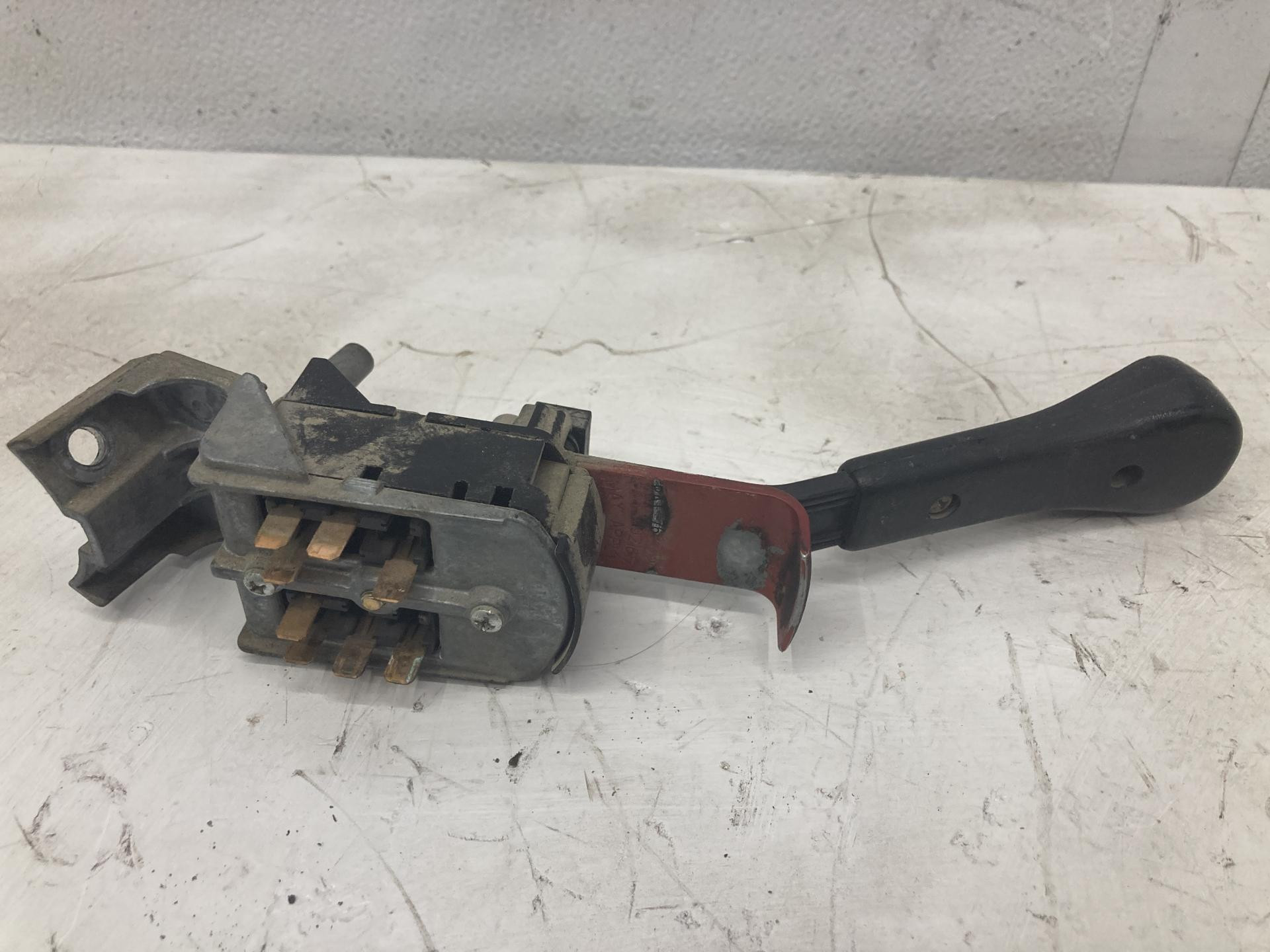 Freightliner COLUMBIA 120 Turn Signal/Column Switch for Sale