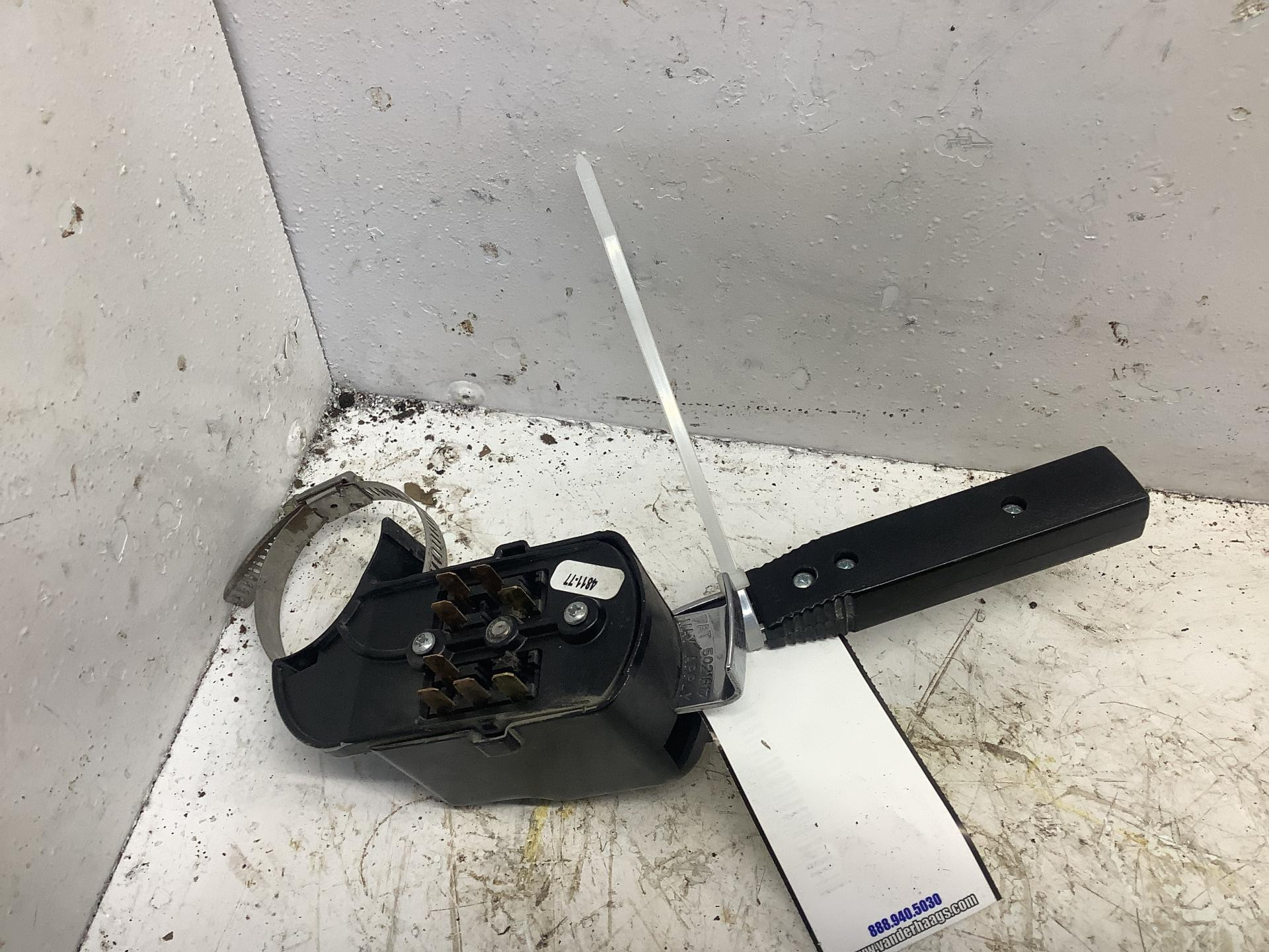 Freightliner FLD120 CLASSIC Turn Signal/Column Switch for Sale