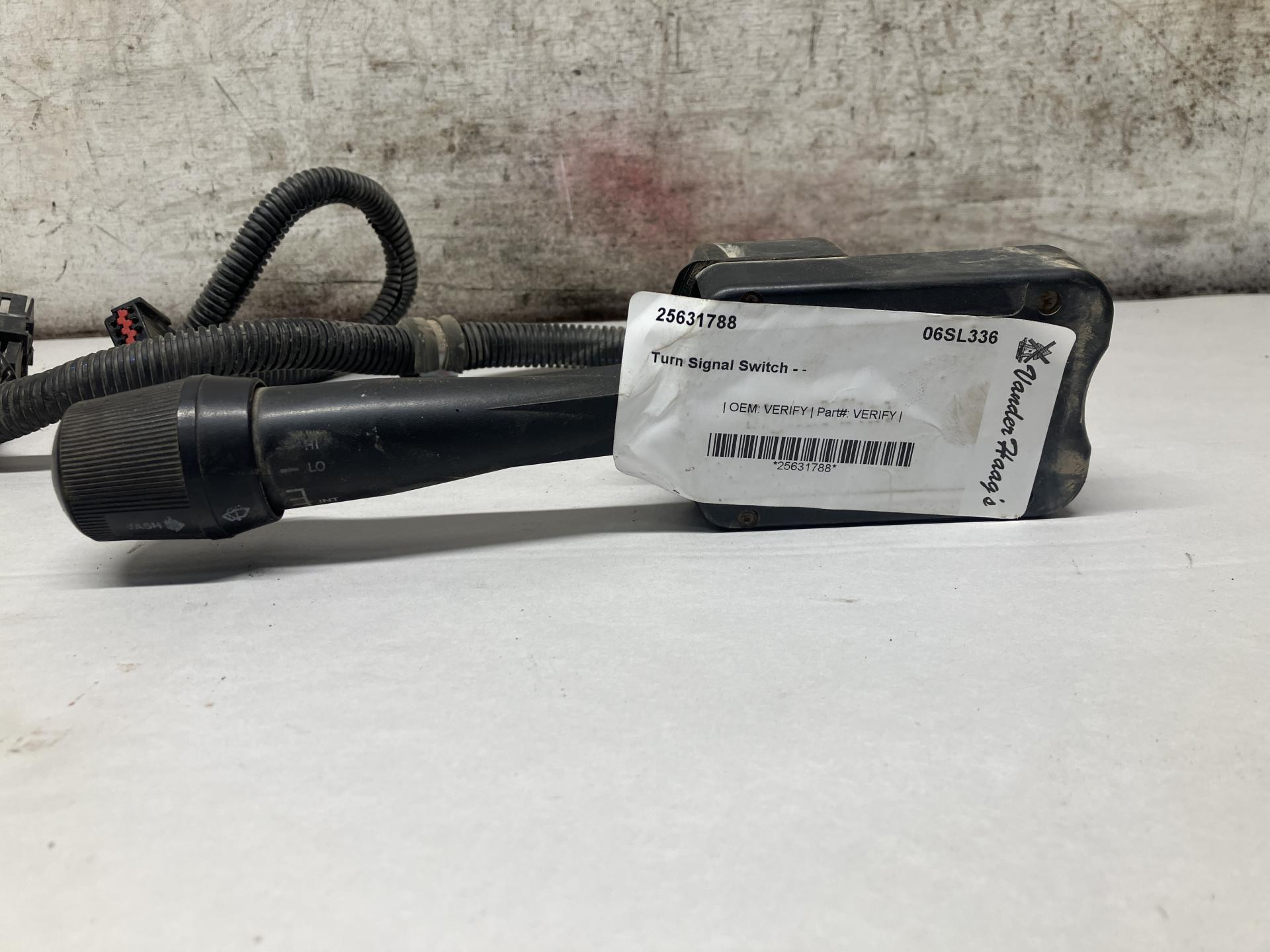 A06-32389-000 | Sterling L9513 Turn Signal/Column Switch for Sale