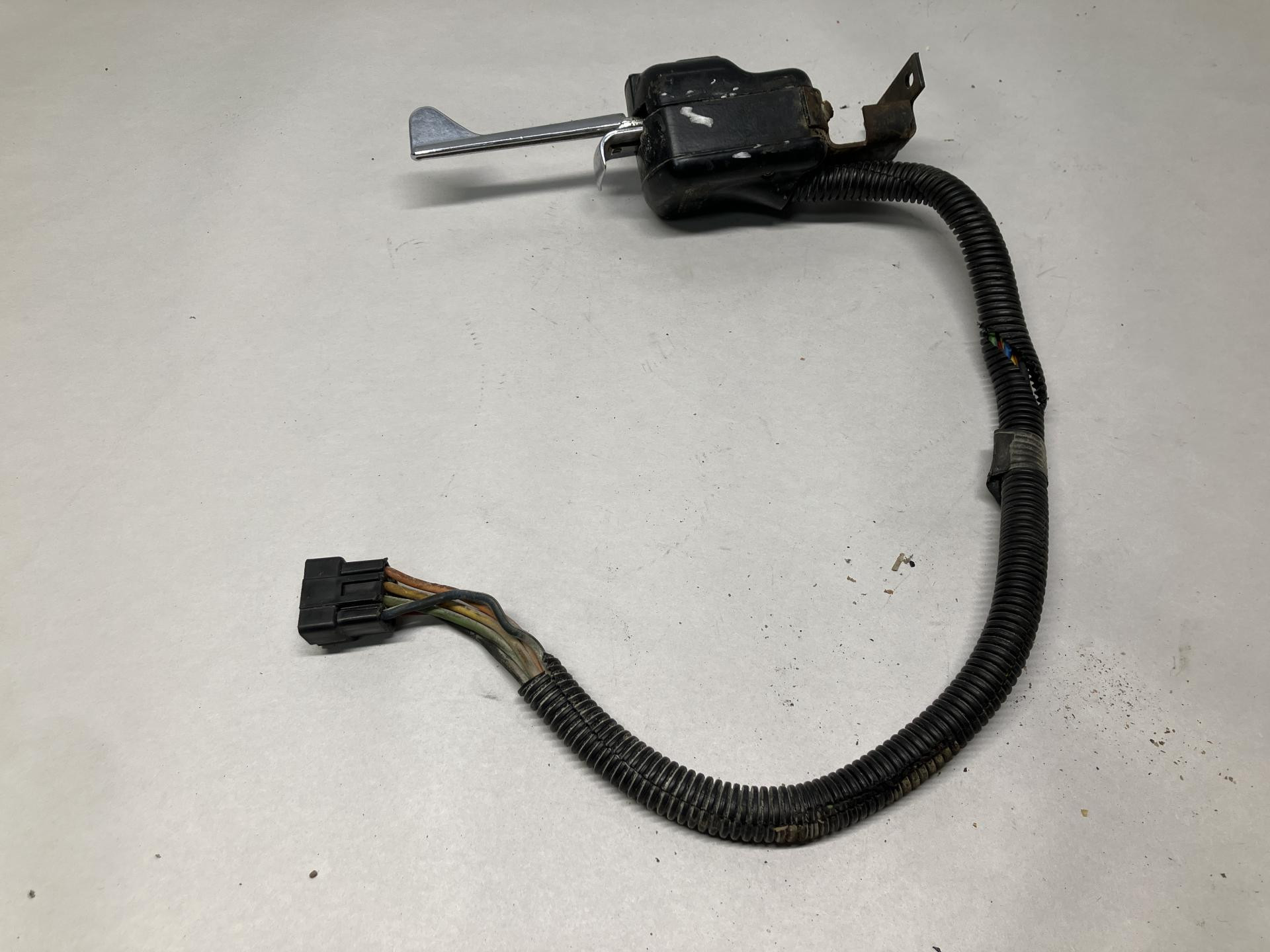 VERIFY | International S2300 Turn Signal/Column Switch for Sale