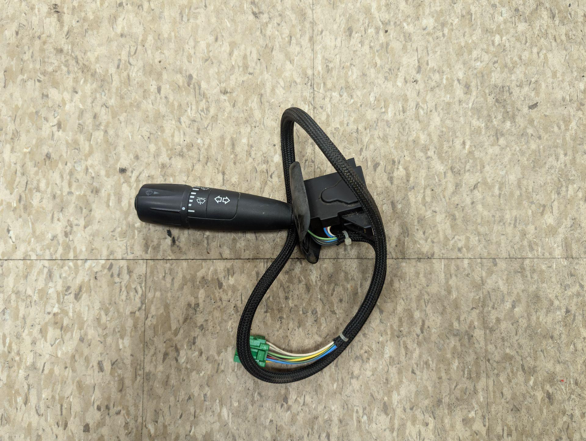 P27-1067 | Kenworth T660 Turn Signal/Column Switch for Sale