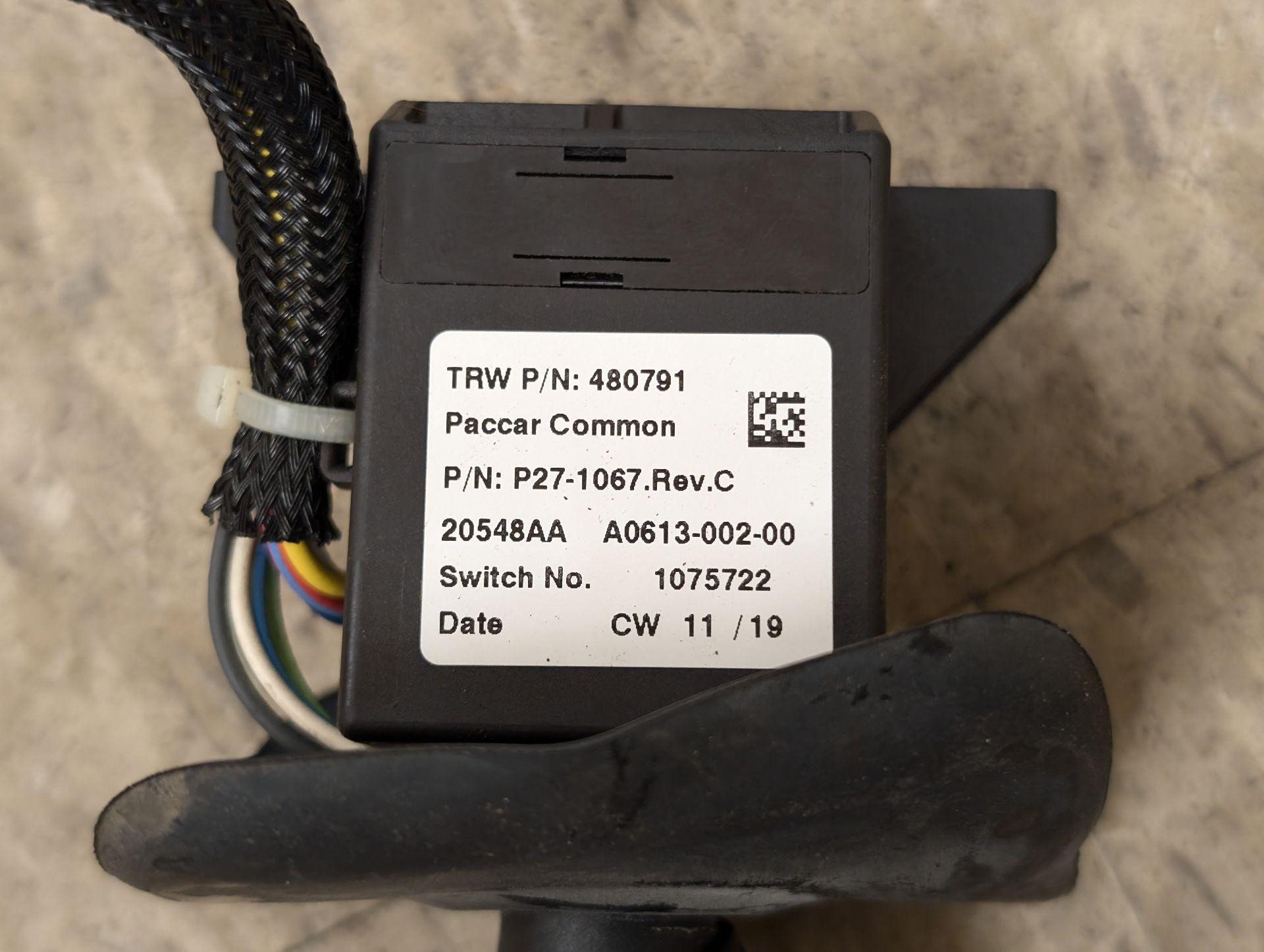 P27-1067 | Kenworth T660 Turn Signal/Column Switch for Sale