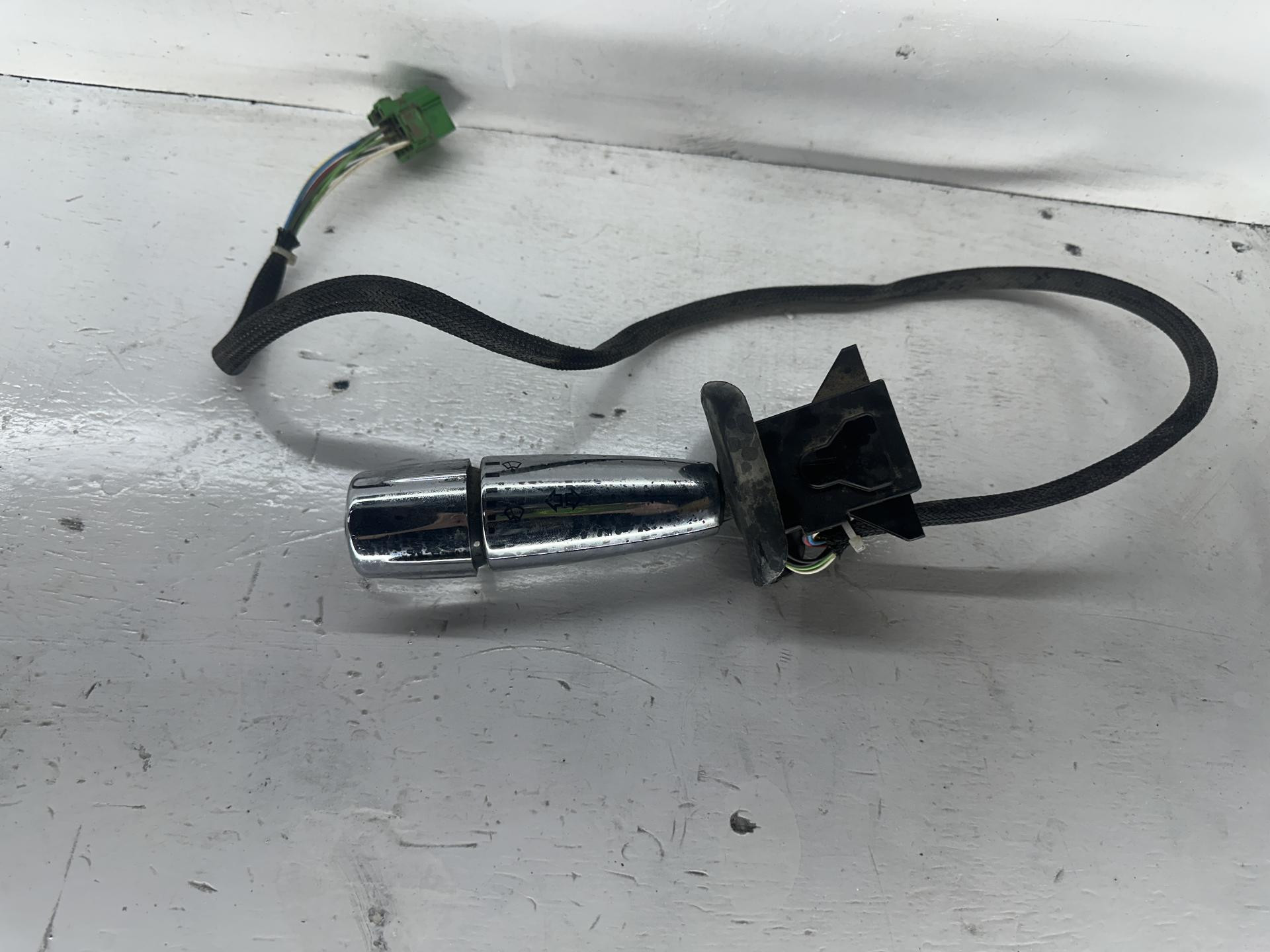 P27-1067 | Kenworth W900L Turn Signal/Column Switch for Sale