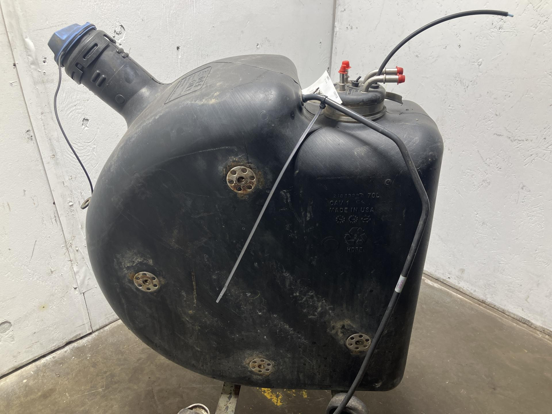 NA | Volvo VNL DEF | Urea Tank for Sale