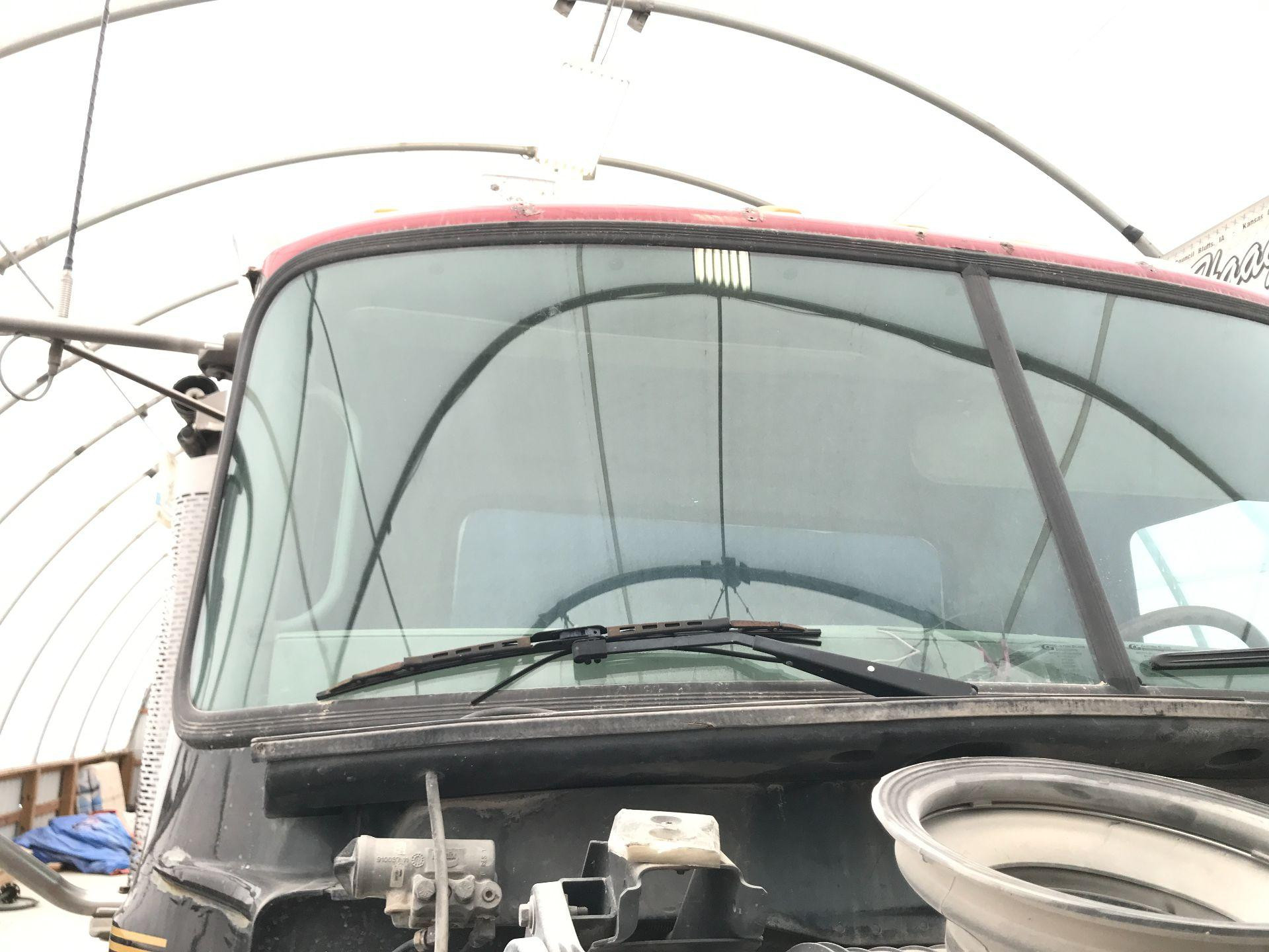 Mack CH600 Windshield for Sale