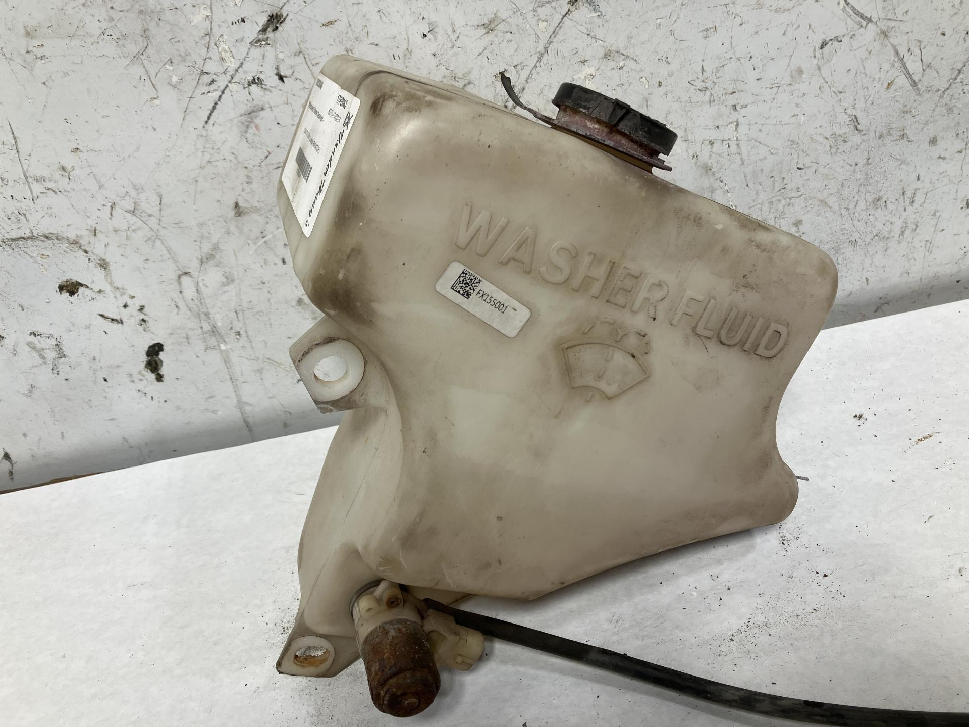 FX155001 | Peterbilt 337 Windshield Washer Reservoir for Sale