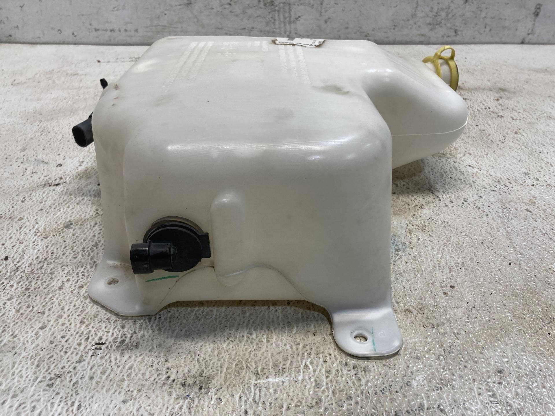 Mack GU813 Windshield Washer Reservoir for Sale
